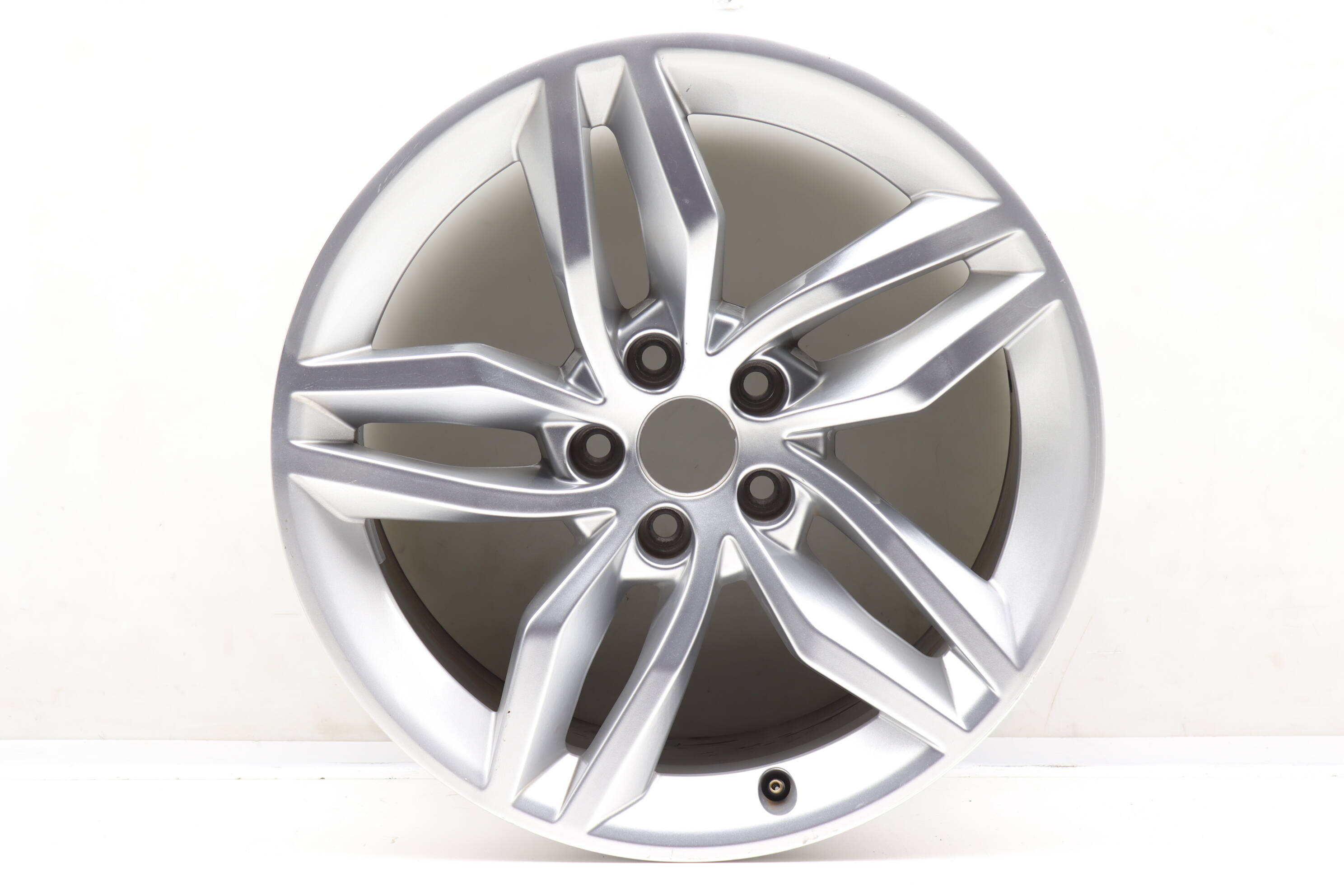 Audi 18" Inch Alloy Rim / Wheel 8W0601025BH