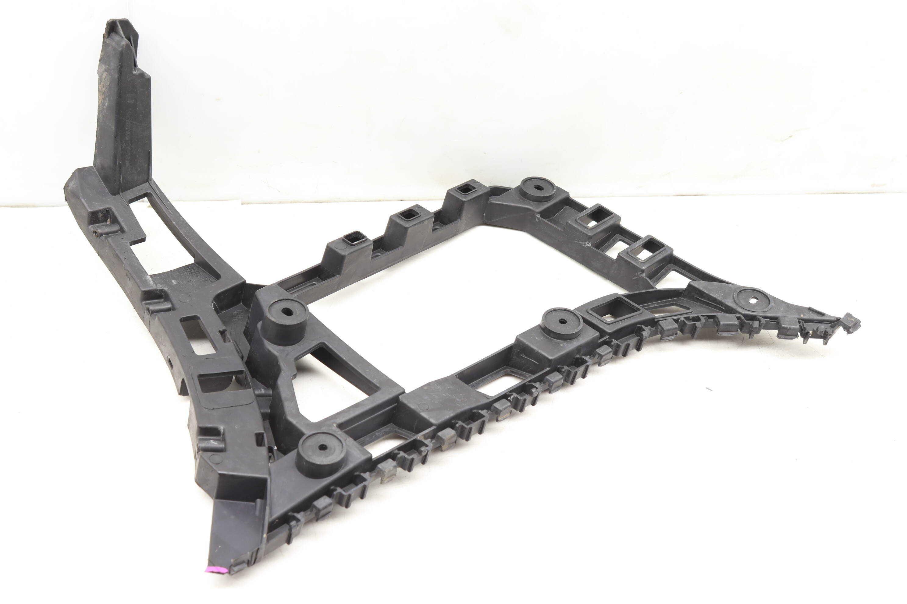 REAR LEFT - BUMPER MOUNT BRACKET - VW JETTA - 5C6807393