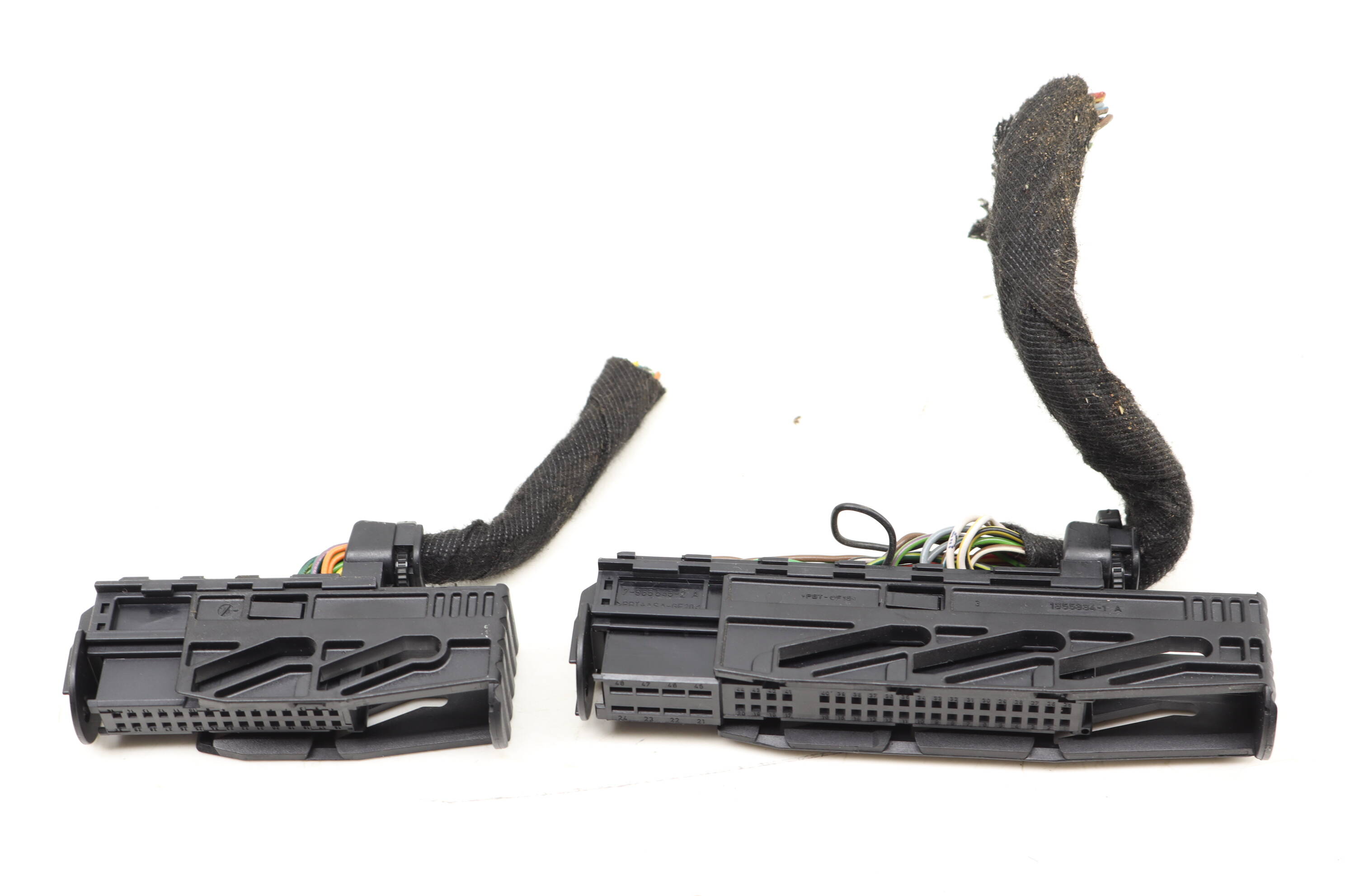 AIR SUSPENSION MODULE WIRING CONNECTOR / PIGTAIL - PORSCHE CAYENNE VW