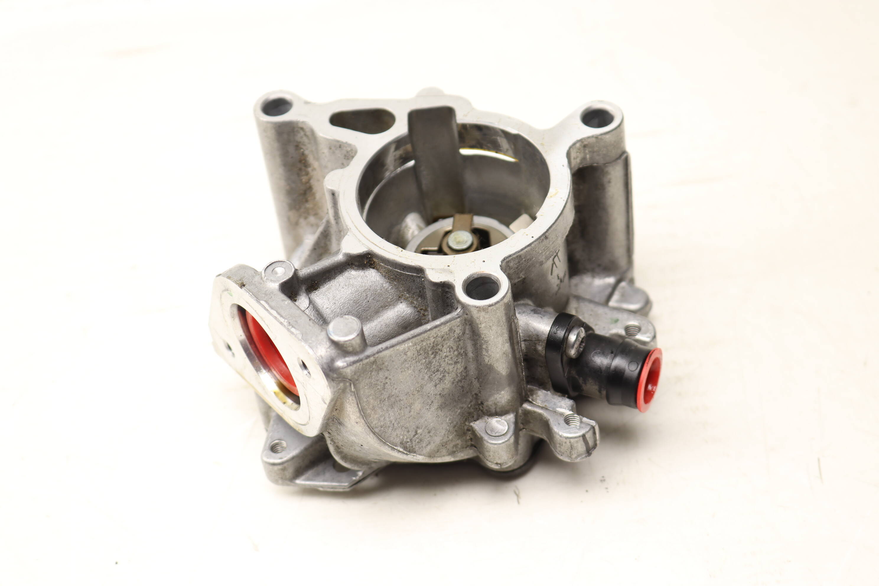 VW Vacuum Pump 06K145100J