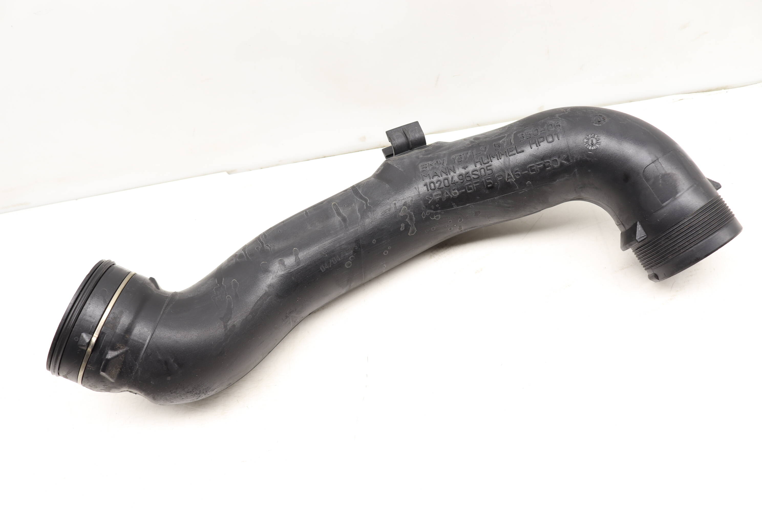 BMW Left Turbo Intercooler Hose / Tube (X6, X5) 13717571350