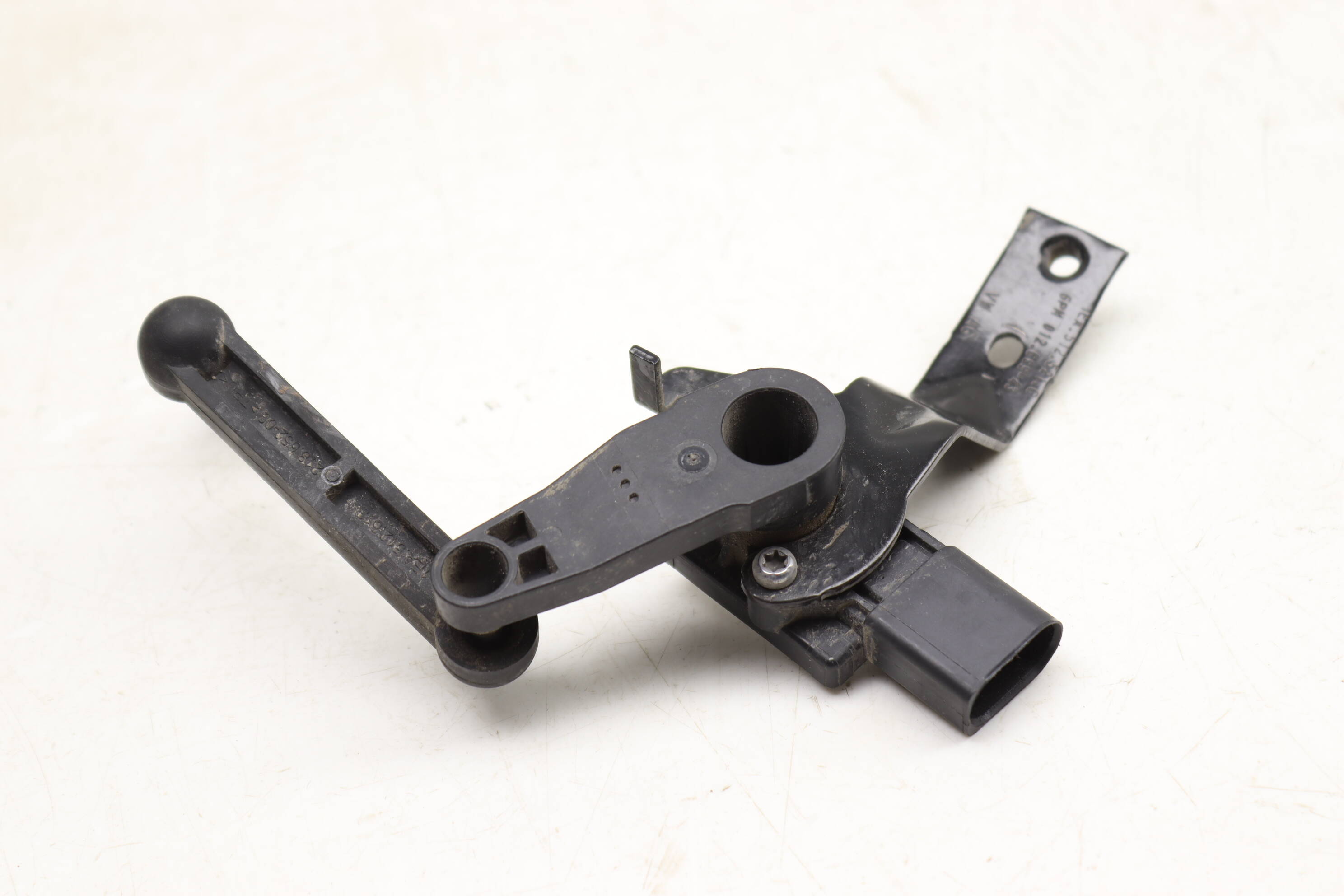 VW Rear Headlight / Suspension Leveling Sensor (ID.4) 1EA512521C