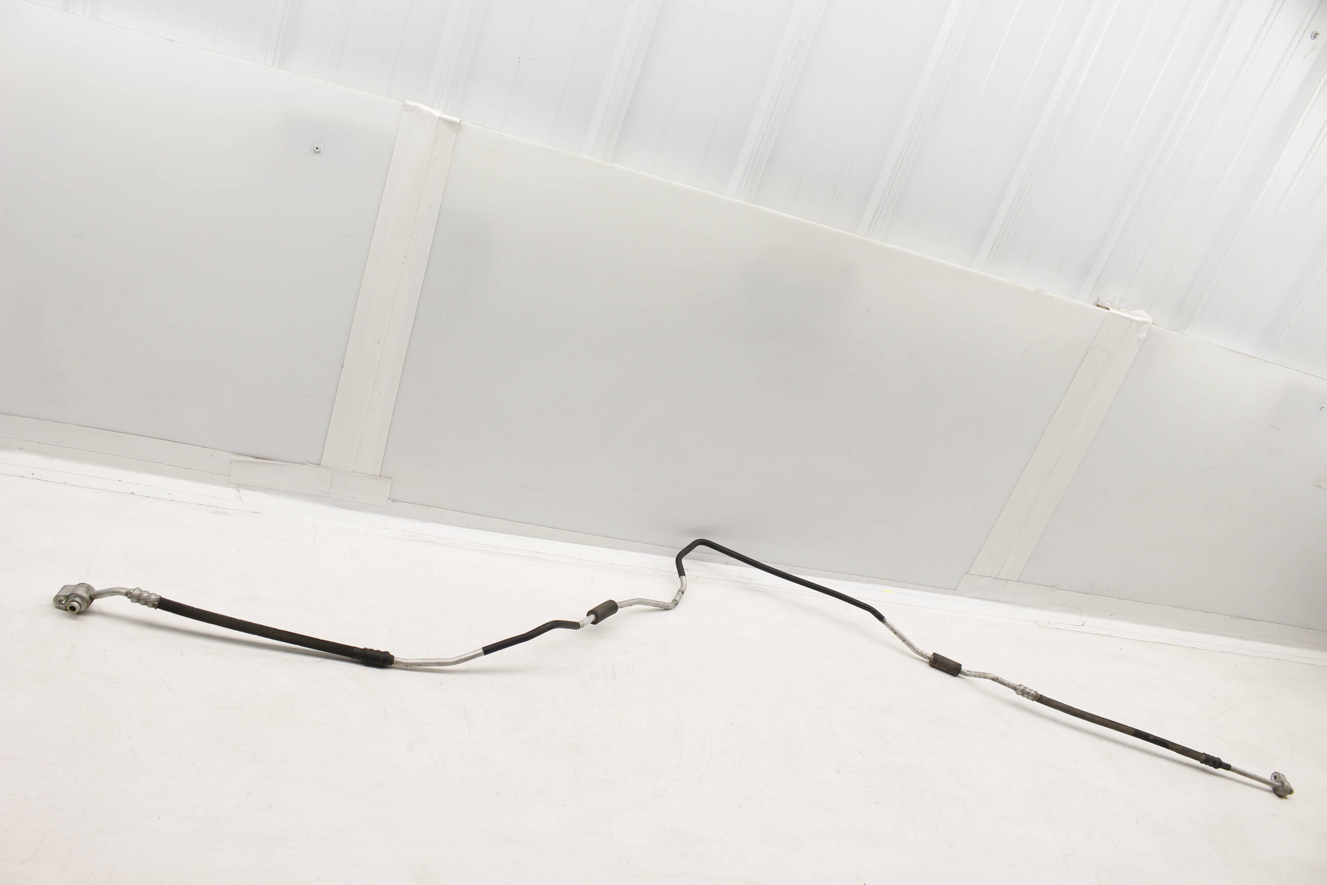 AC HOSE / LINE / PIPE (HIGH PRESSURE) - AUDI Q7 - 7L8820725B