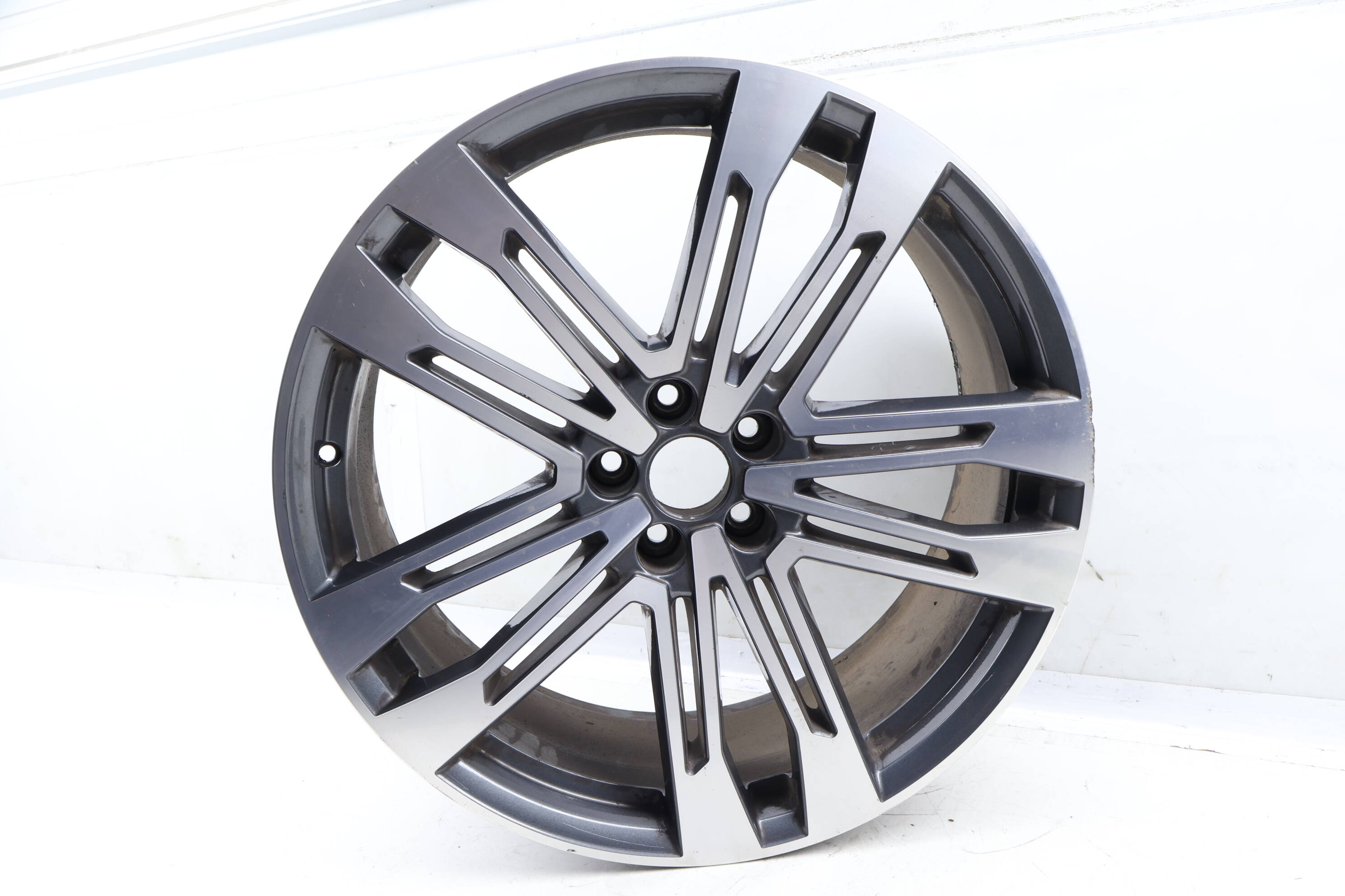 Audi 21" Inch Alloy Rim / Wheel 80A601025AC