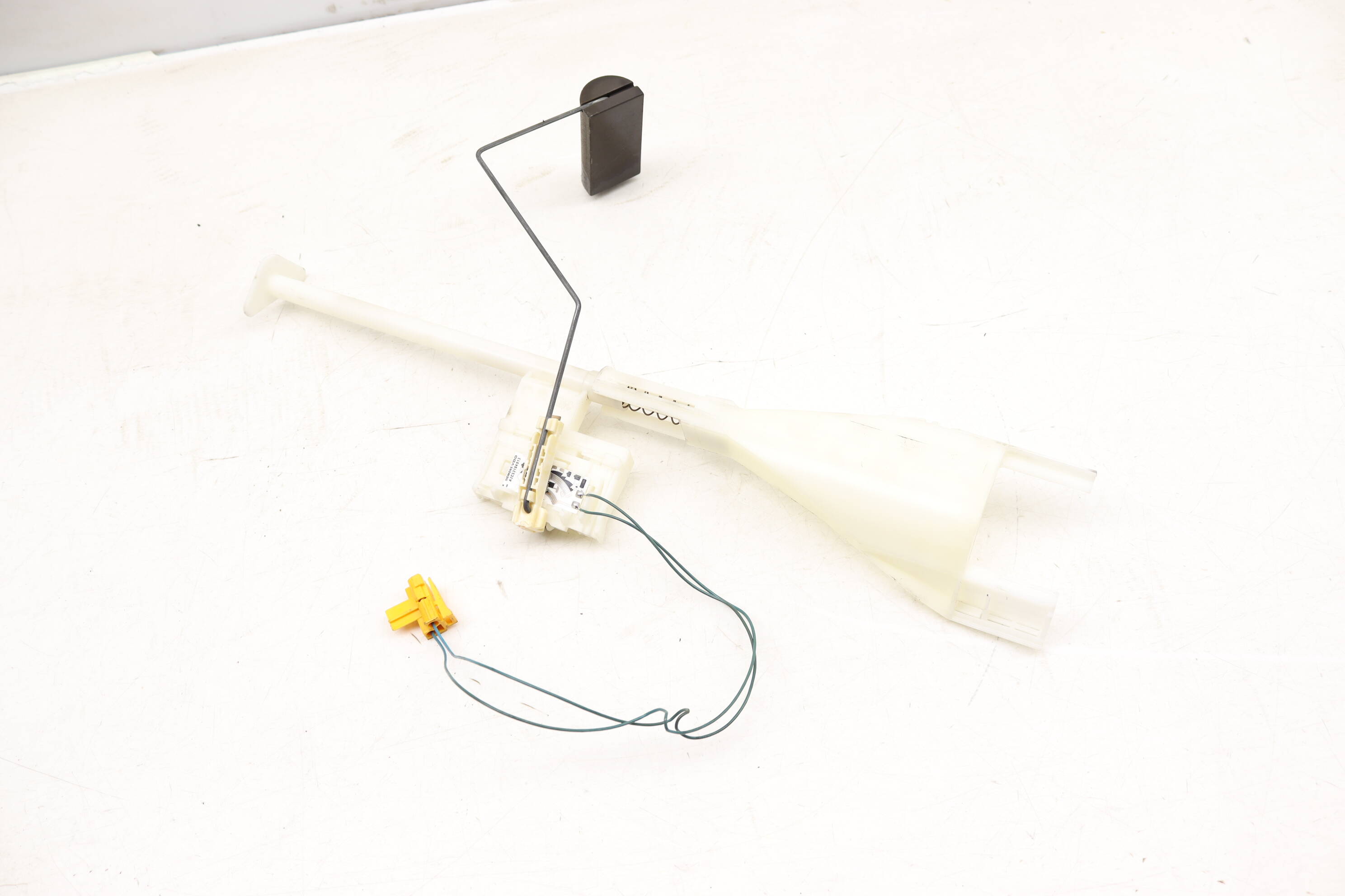 FUEL GAUGE LEVEL SENSOR / SENDING UNIT - PORSCHE 911 BOXSTER CAYMAN