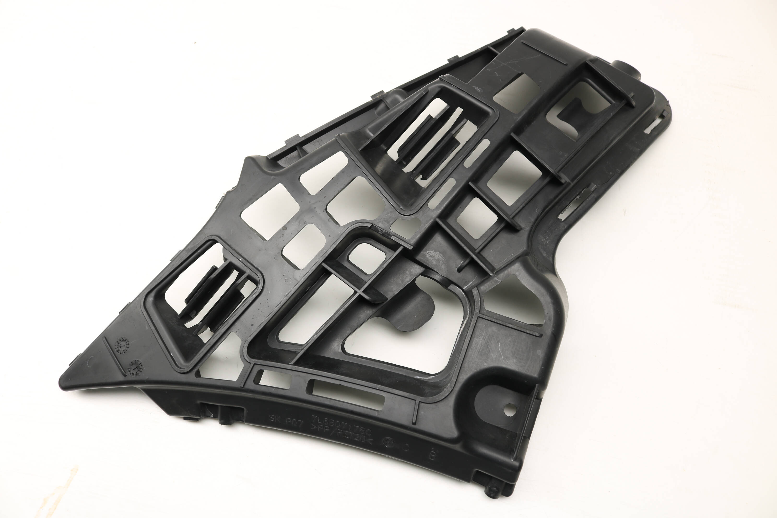 FRONT RIGHT - BUMPER MOUNT / BRACKET - VW TOUAREG - 7L6807178C