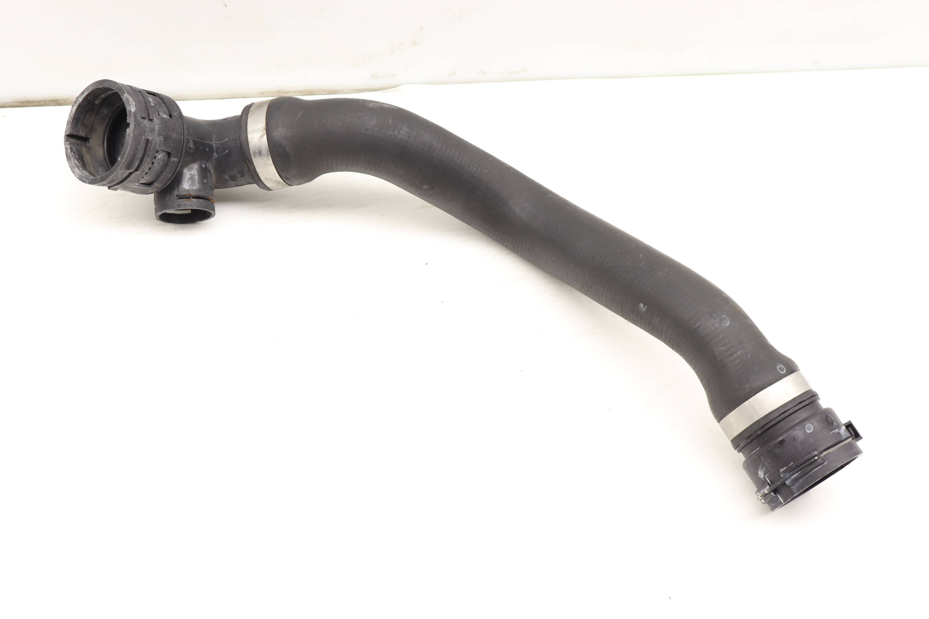 Porsche Lower Radiator Coolant Hose / Line (Cayenne) 7P0122051