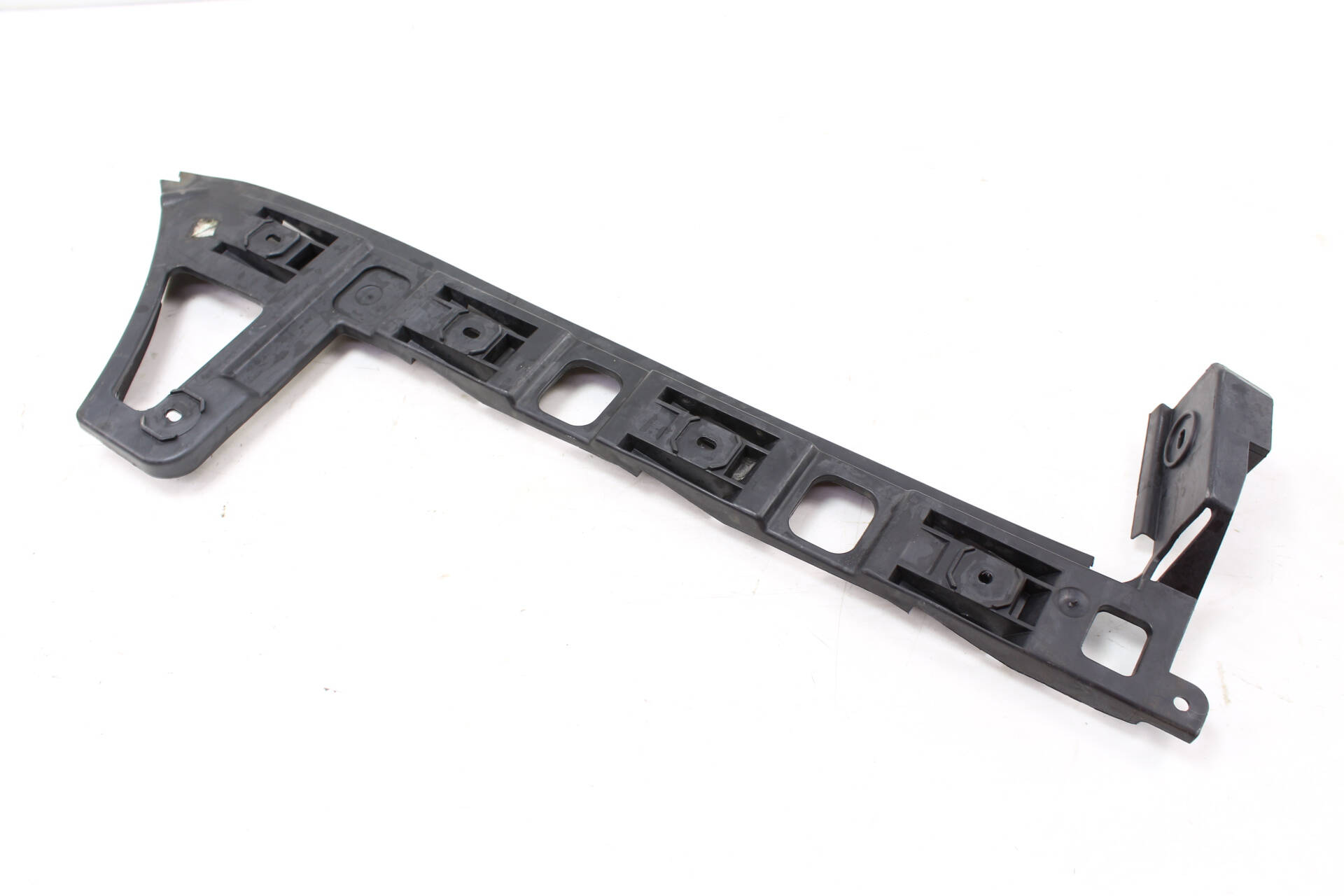 REAR RIGHT - BUMPER GUIDE / MOUNT BRACKET - VW PASSAT - 3C5807394A