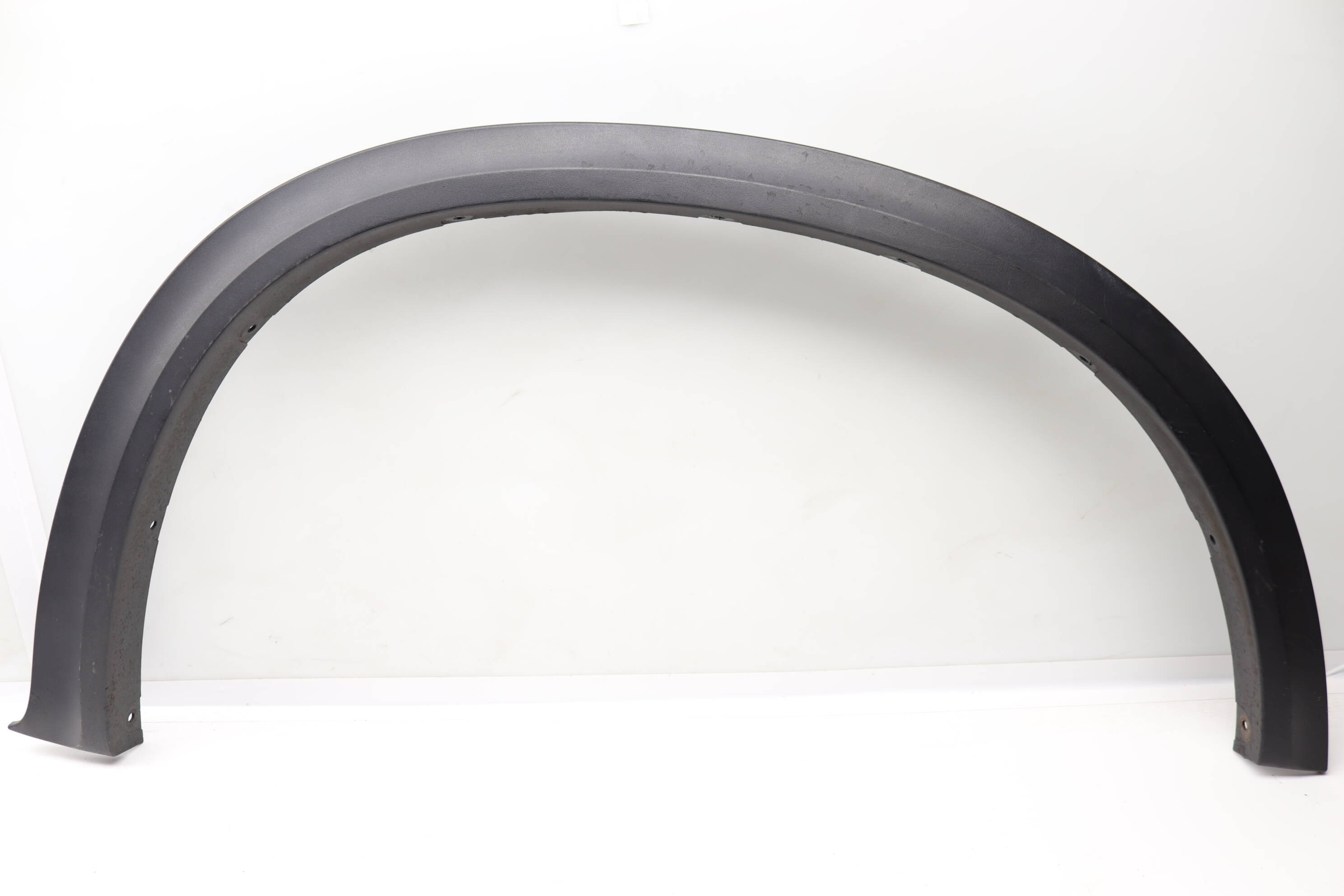 BMW Front Right Wheel Fender Flare Trim / Molding 51777158428