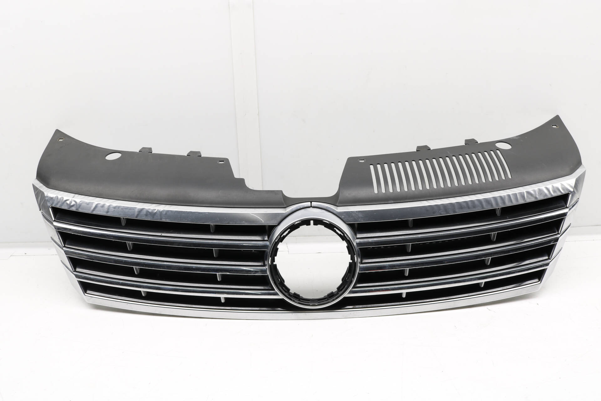 VW Front Bumper / Upper Radiator Grille (CC) 3C8853653A