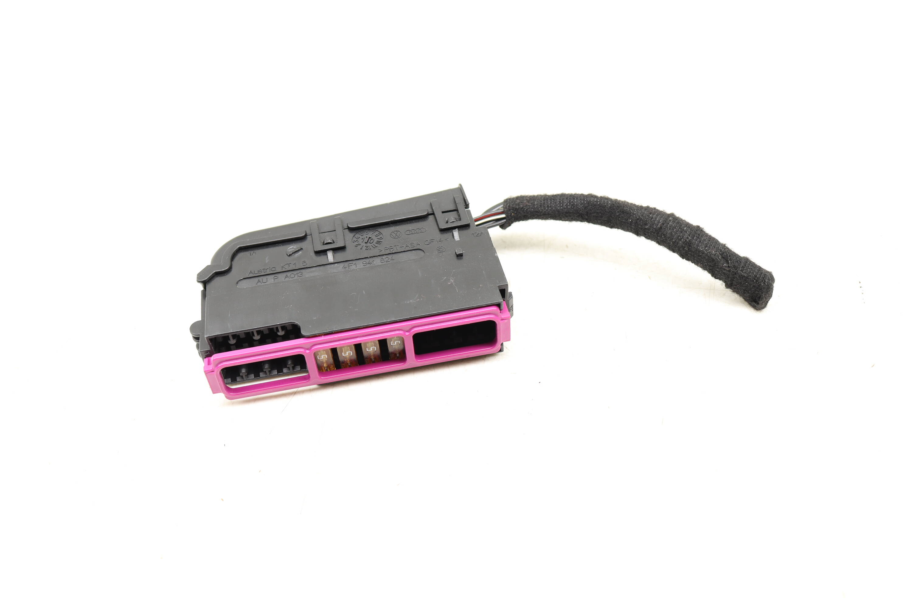 Audi Fuse / Battery Junction Box 8W0941823E