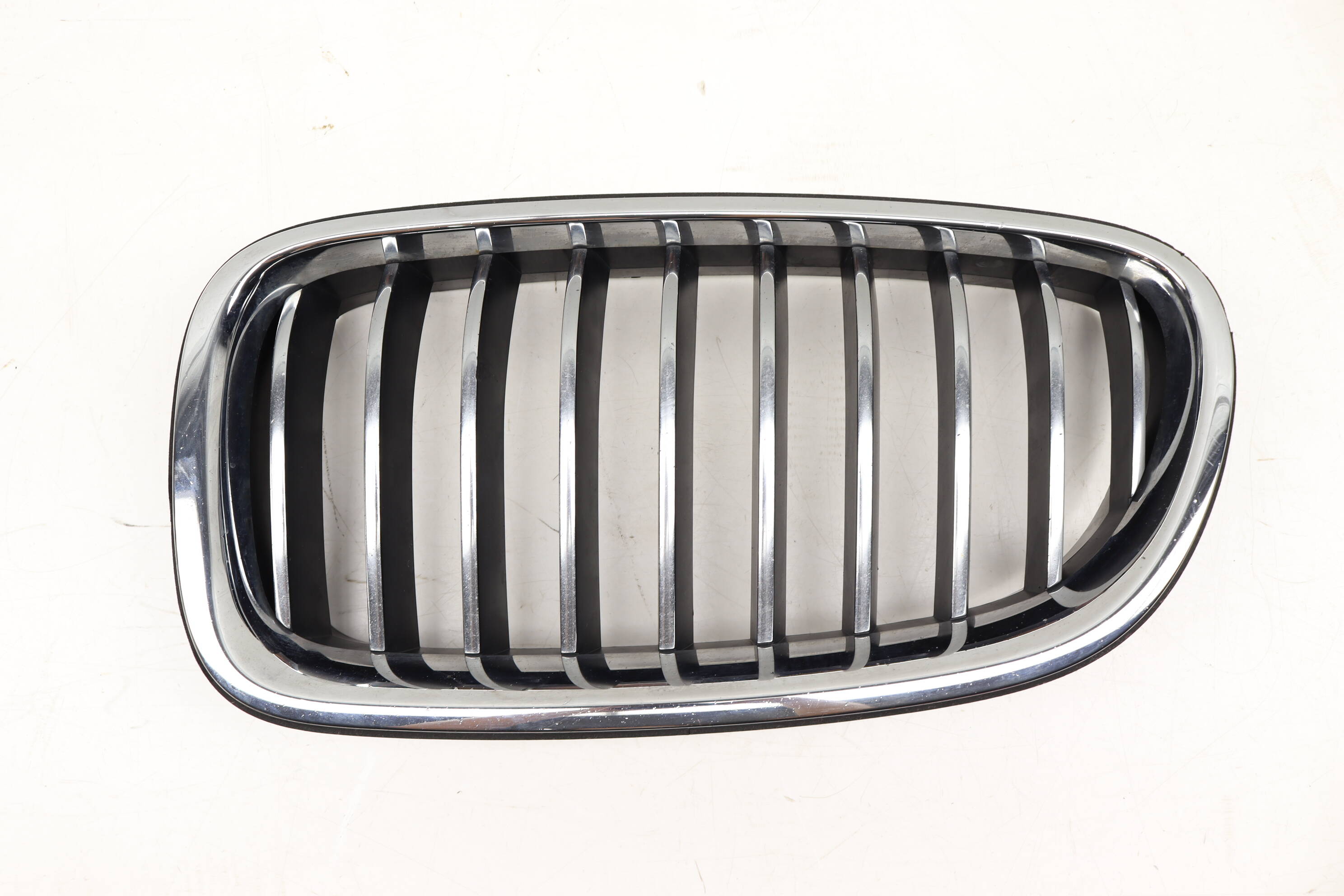 BMW Left Hood Kidney Grille 51137336477