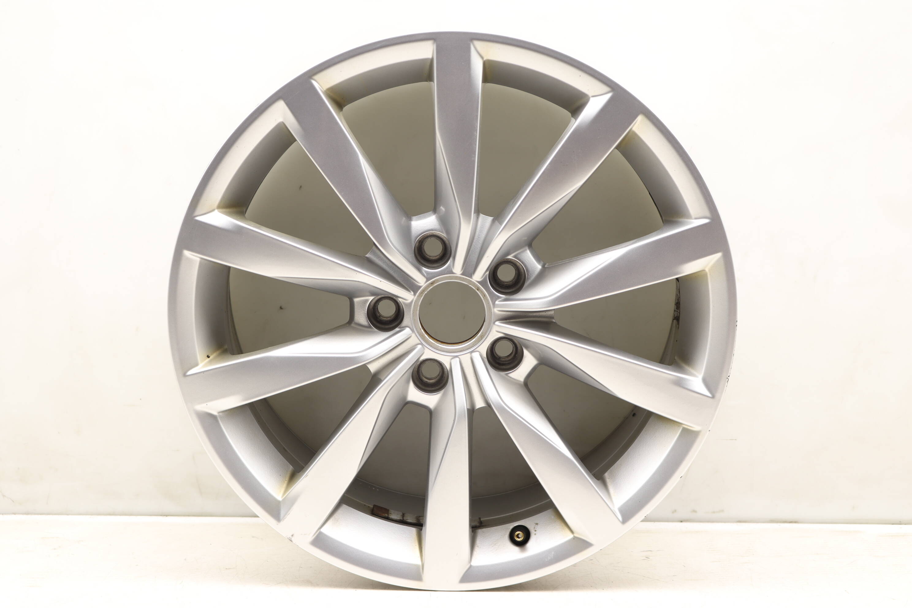 VW 17" Inch Alloy Rim / Wheel 5G0601025CH