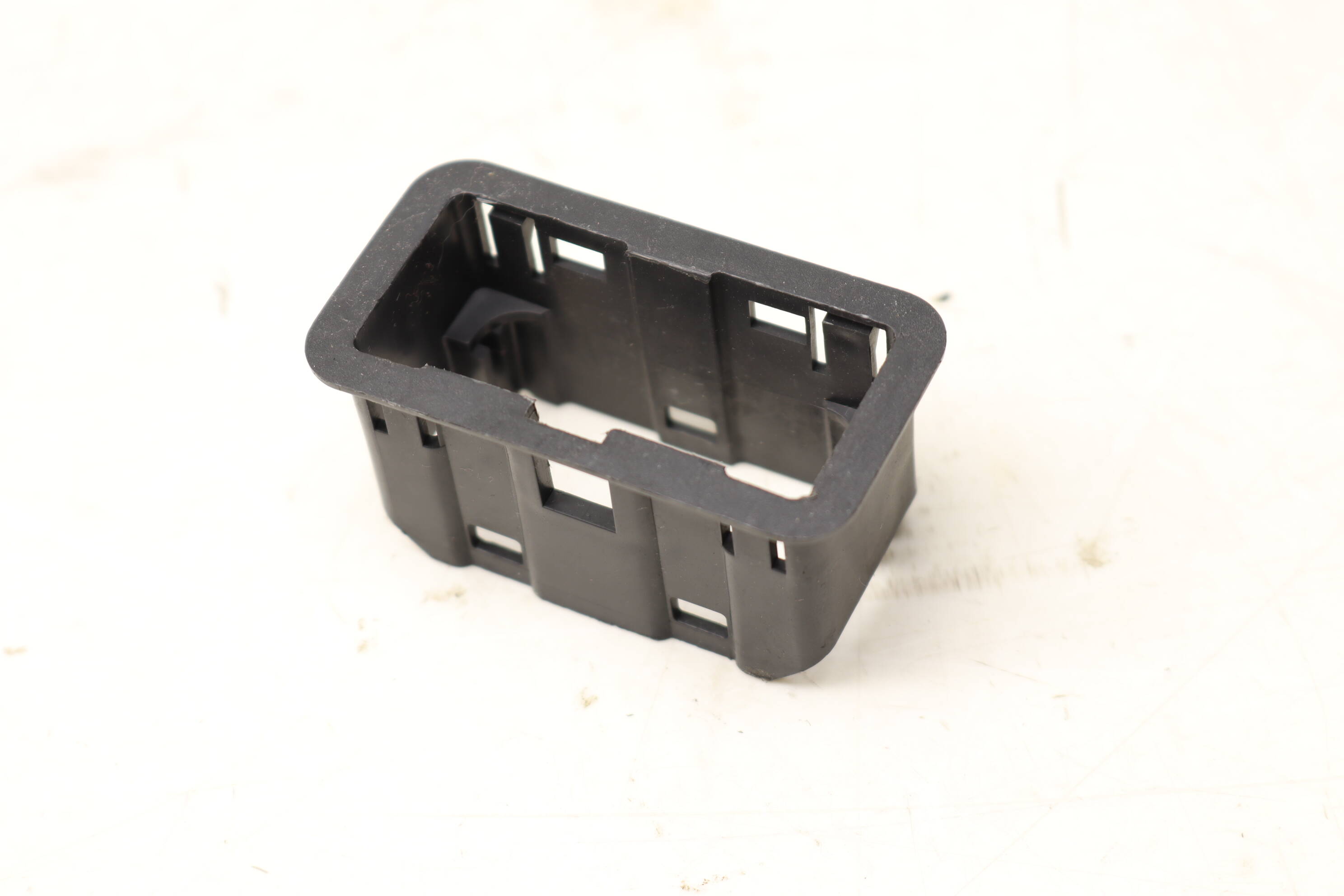 Porsche Obd Diagnostic Connector Mount / Bracket 7D0858161A