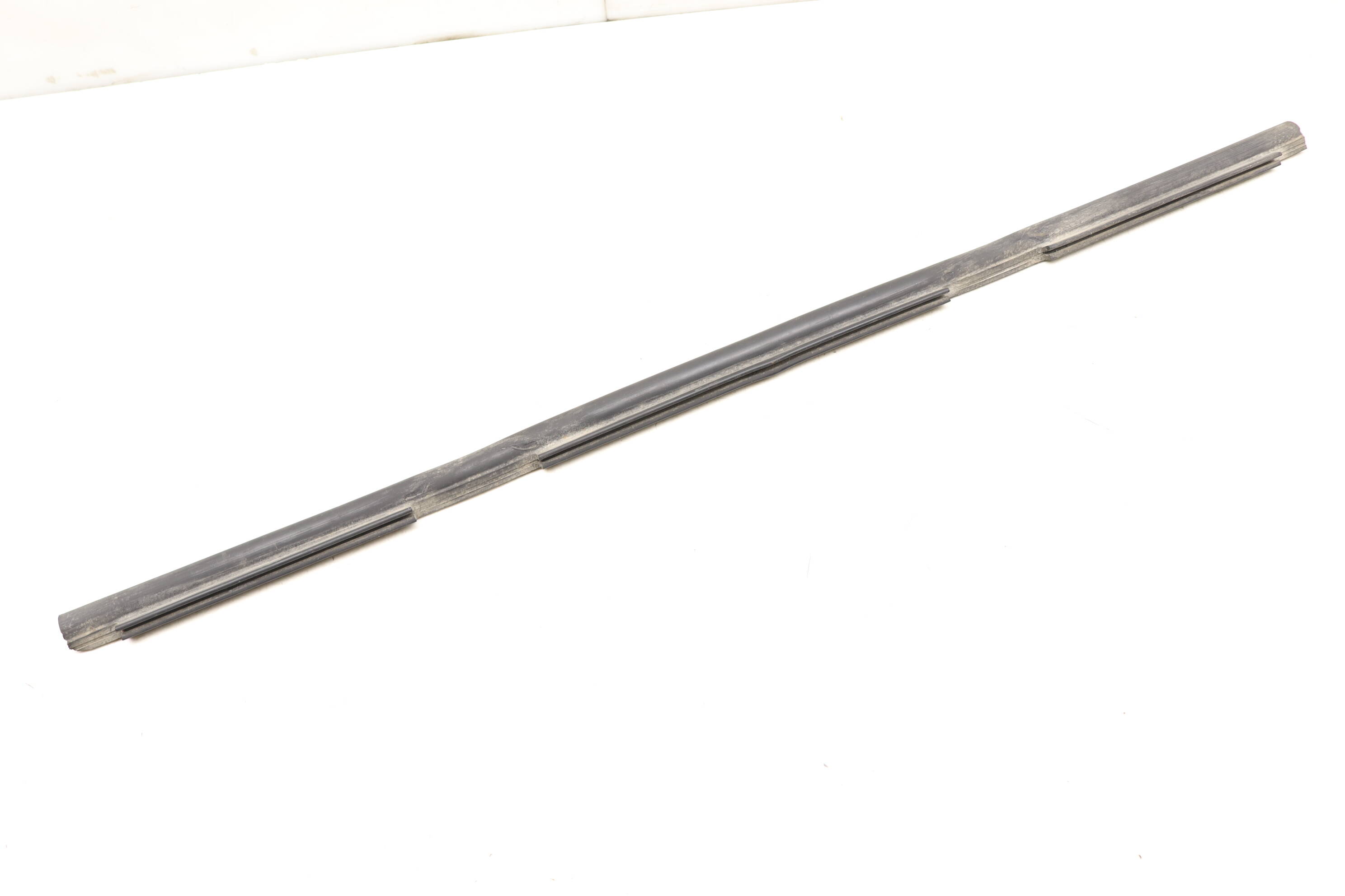 Audi Left Radiator Air Duct / Guide (Q5) 8R0121283G
