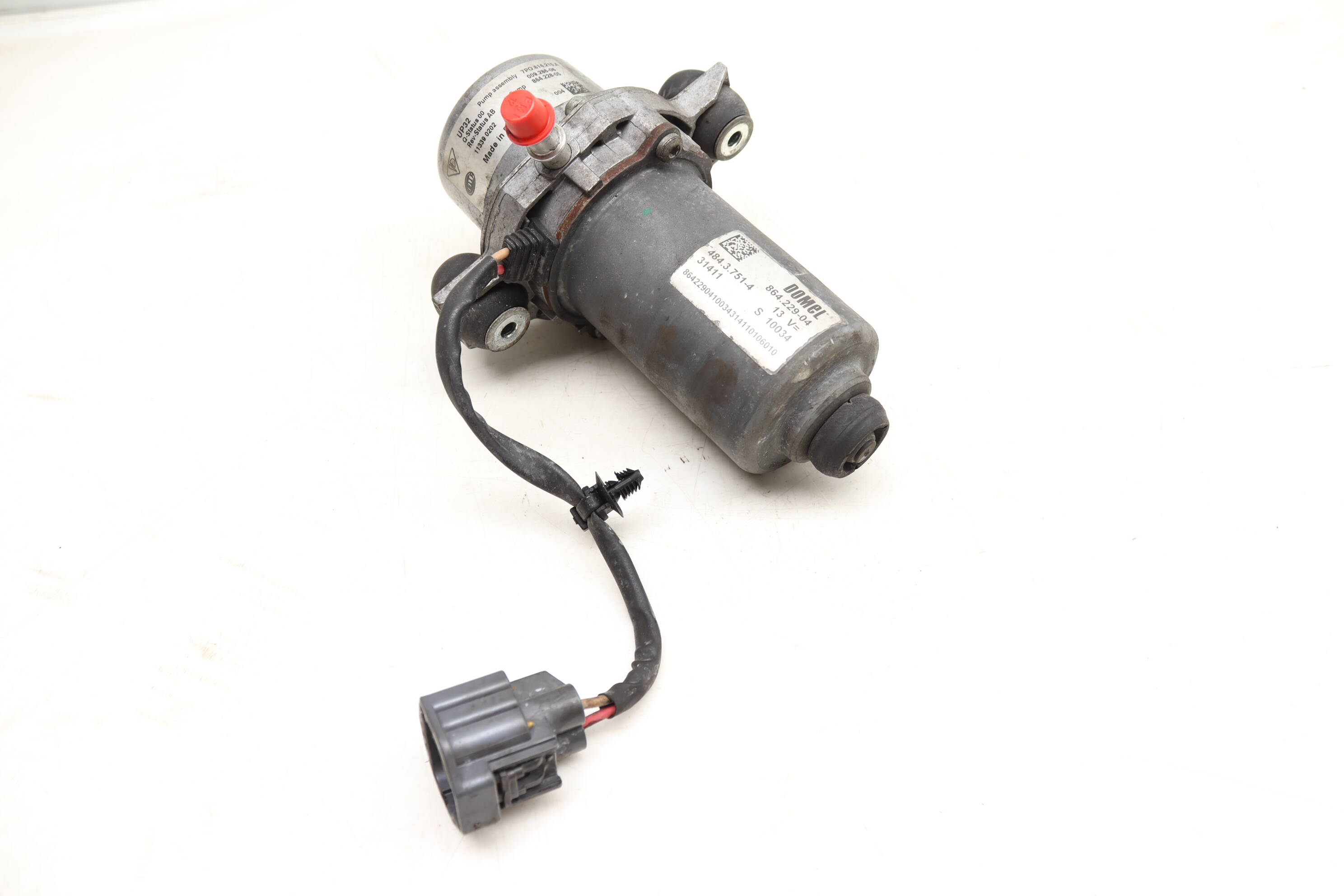 VW Brake Booster Vacuum Pump (Touareg) 7P0614215A