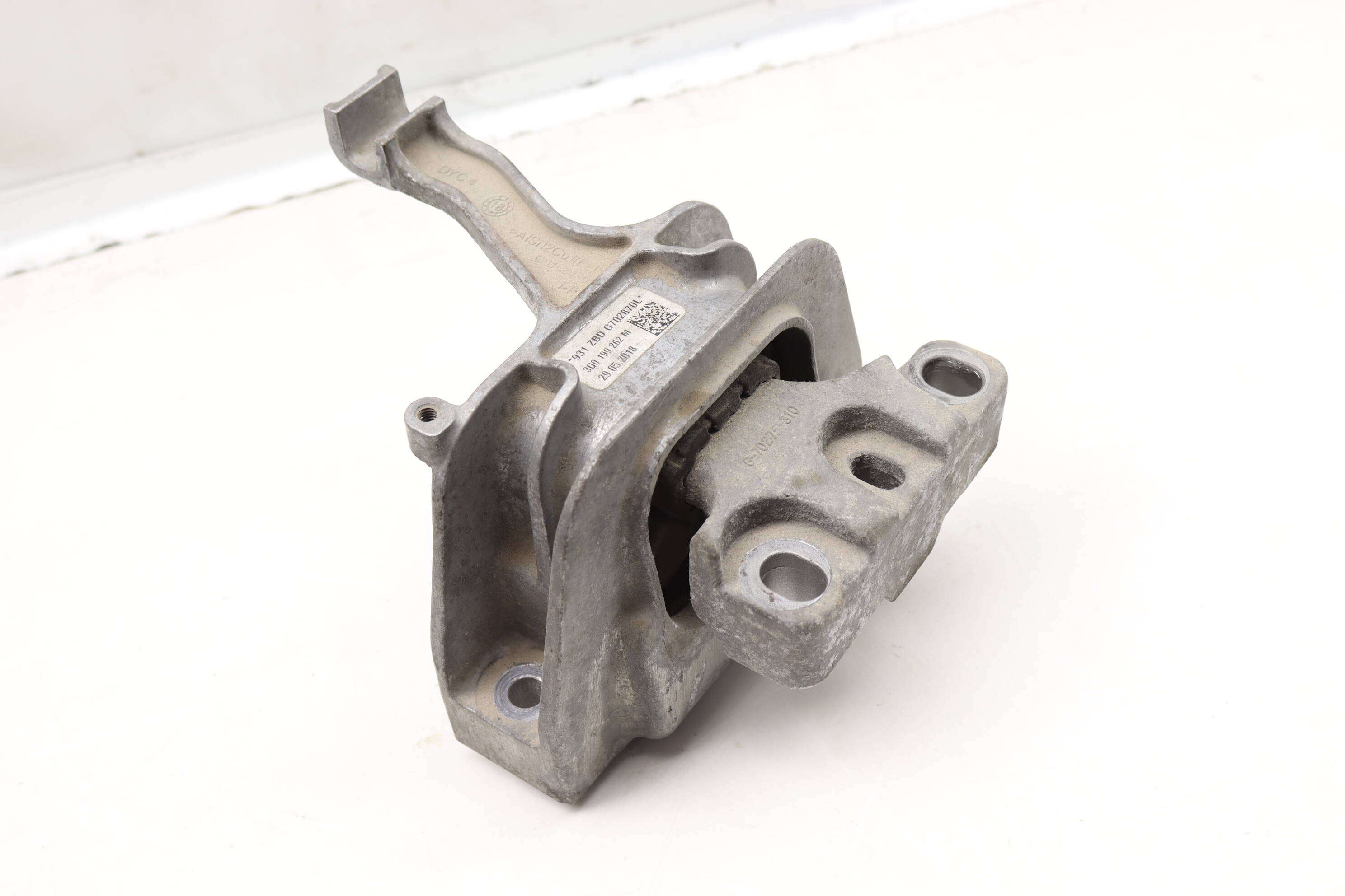 VW Right Engine / Motor Mount (Tiguan) 3Q0199262M