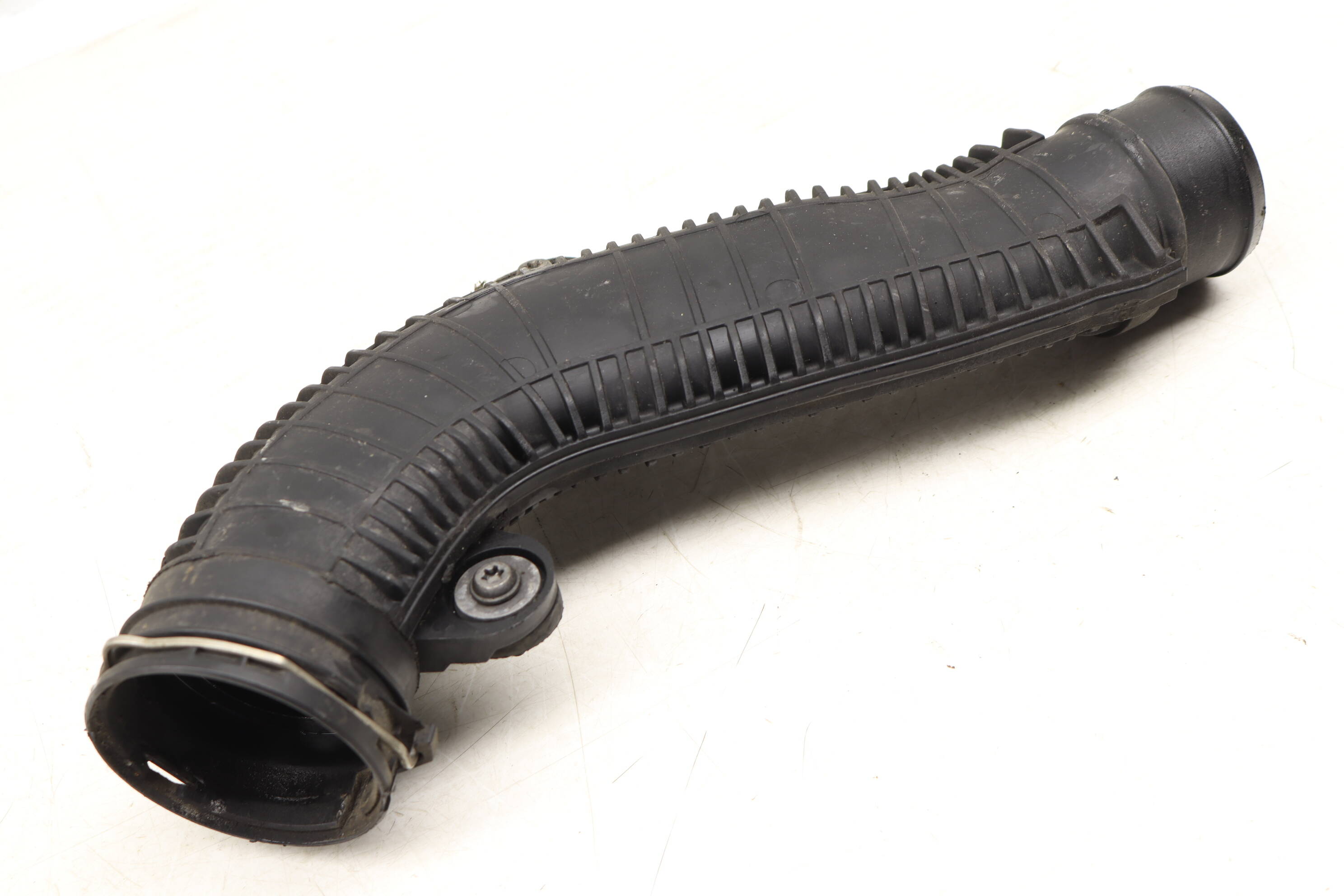 VW Turbo Intercooler Pipe / Tube 1K0145840R