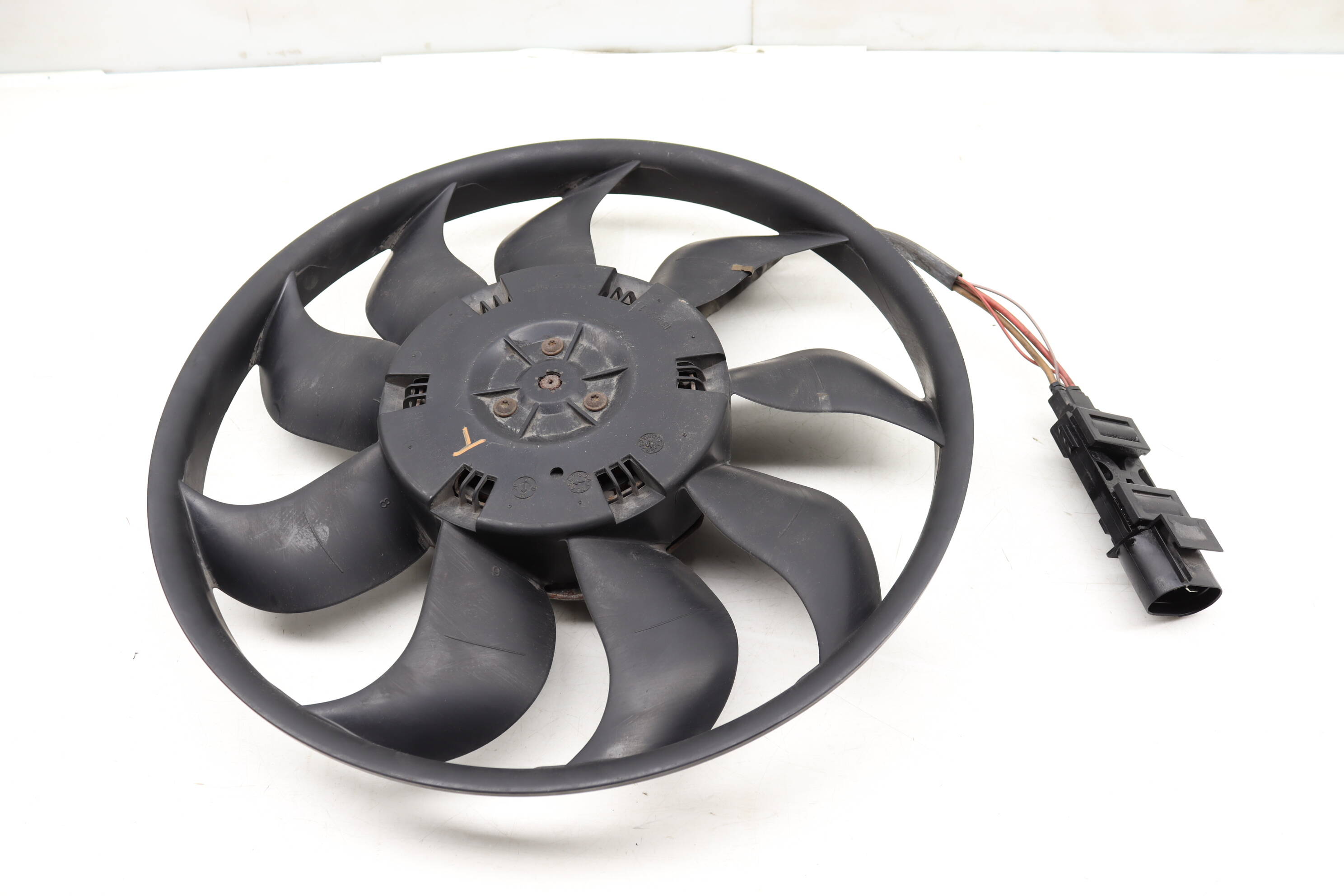 RIGHT - ELECTRIC RADIATOR COOLING FAN - AUDI Q7 PORSCHE CAYENNE VW