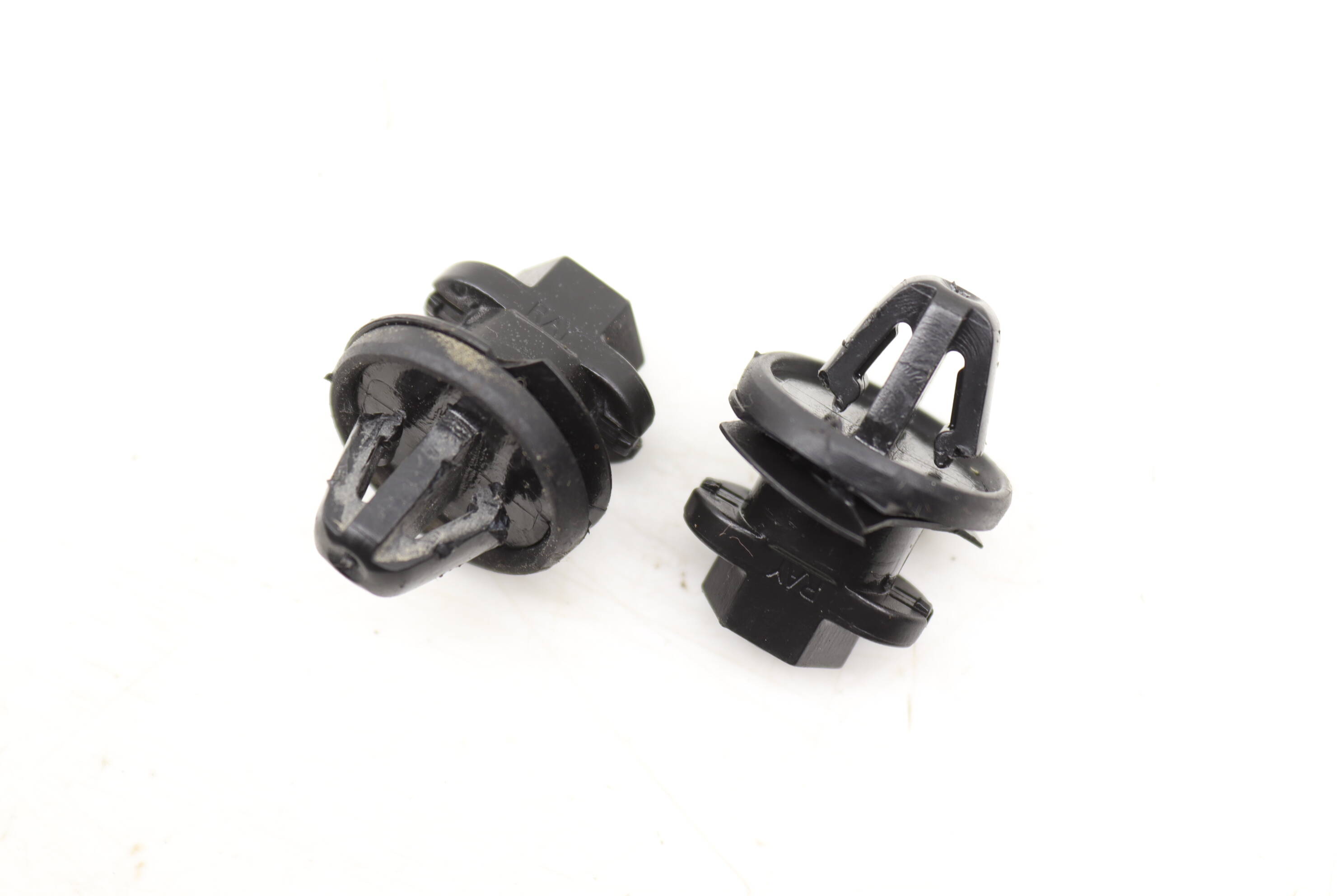 VW Door Panel Clip / Fastener Set (2) 3AA868243A