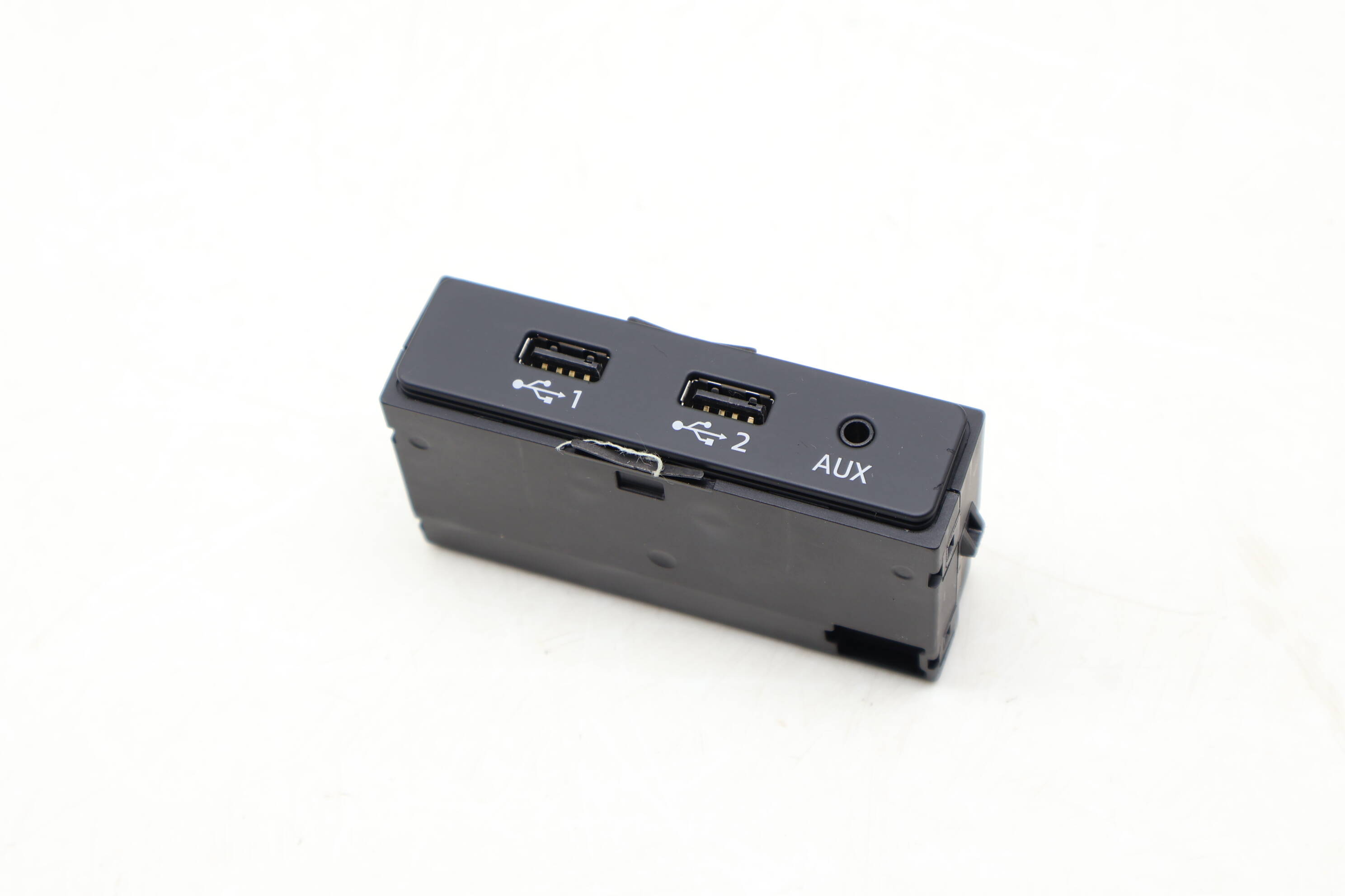 Audi Dual Usb / Aux-In Socket (Q7) 4M0035736A