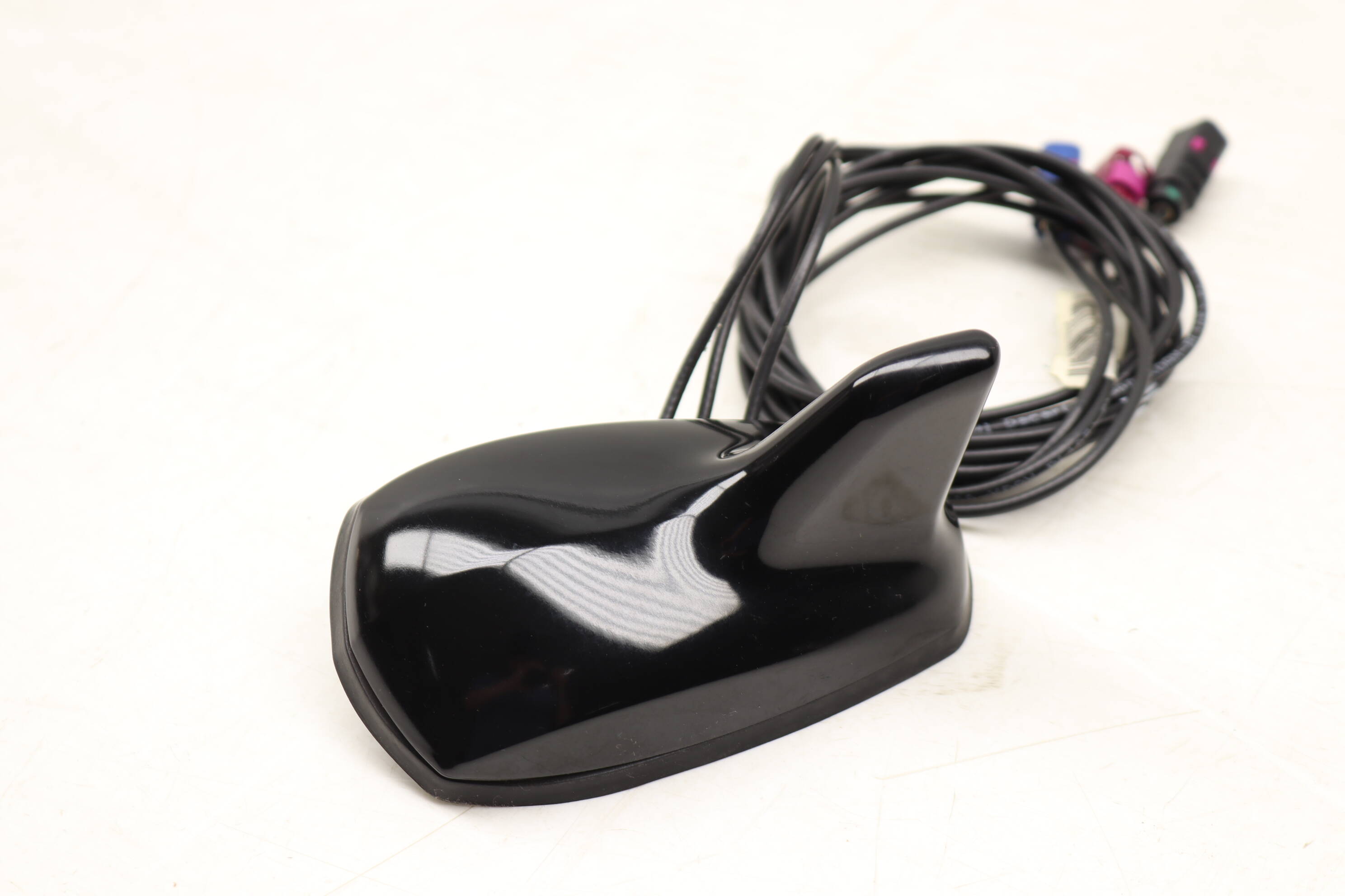 Mercedes-Benz Shark Fin / Roof Antenna 2048206575