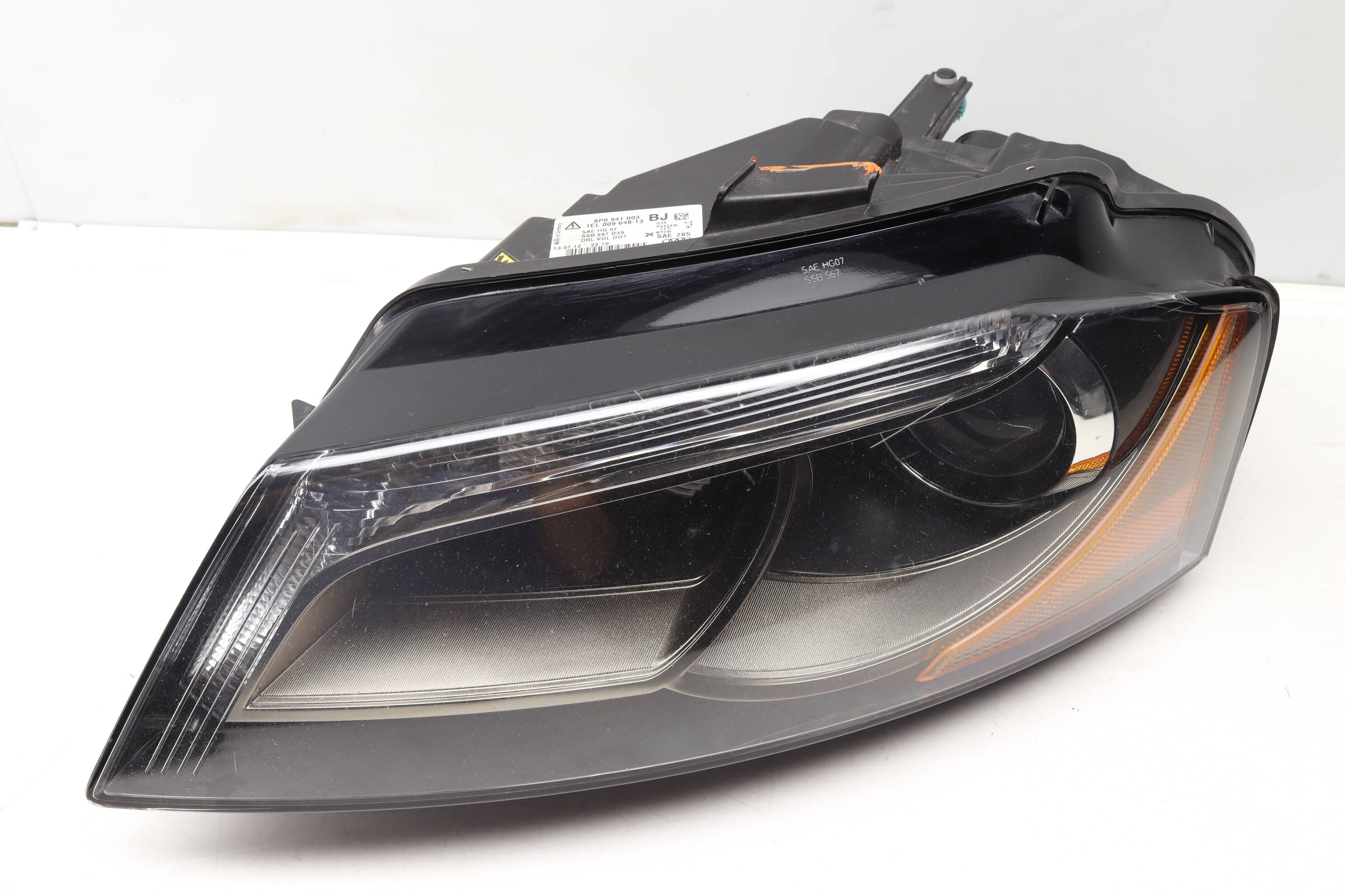 Audi Left Hid Xenon Headlight / Headlamp 8P0941003BJ