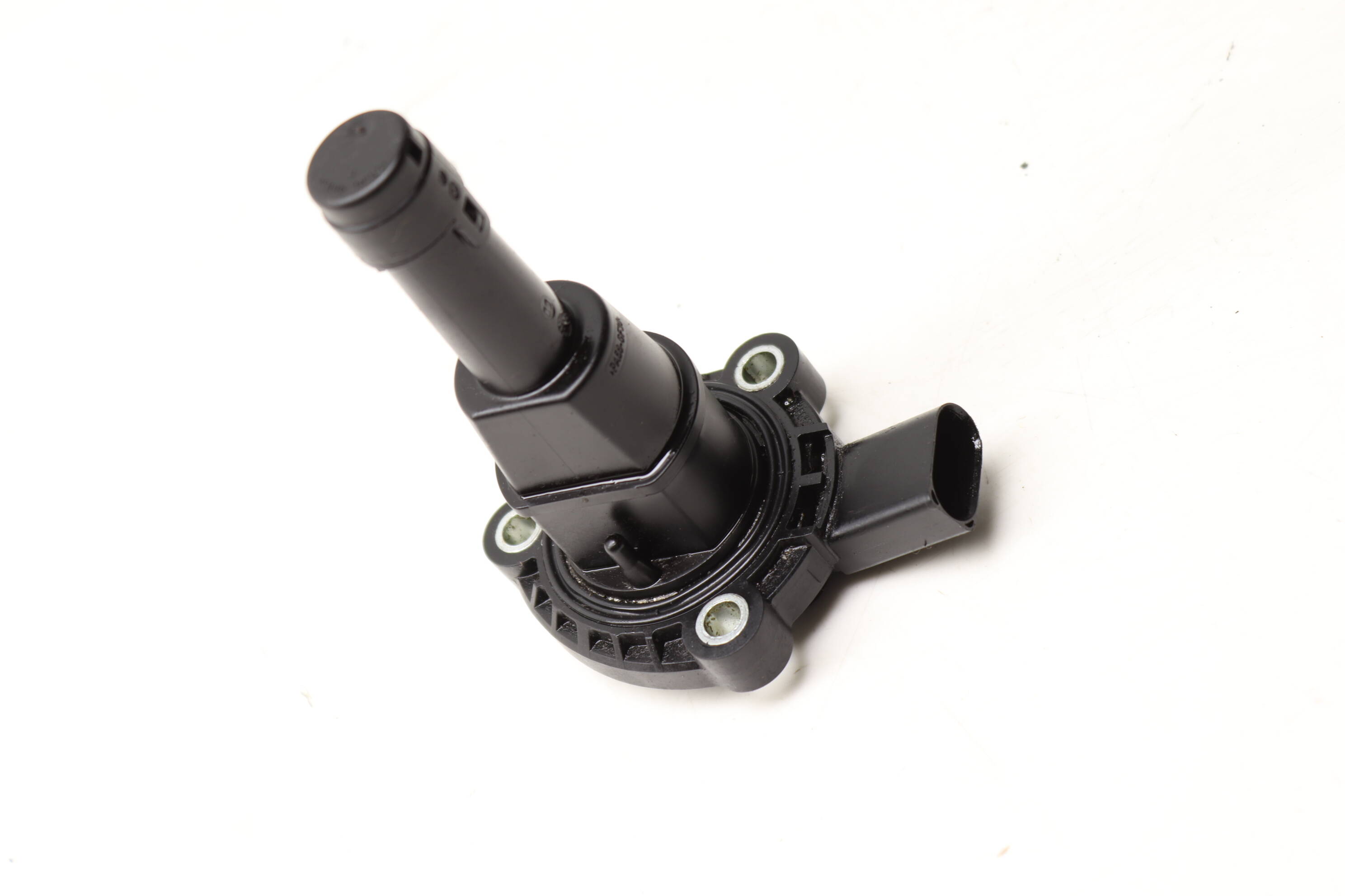 ENGINE OIL LEVEL SENSOR - AUDI A3 A4 ALLROAD A5 A6 A8 VW BEETLE GTI