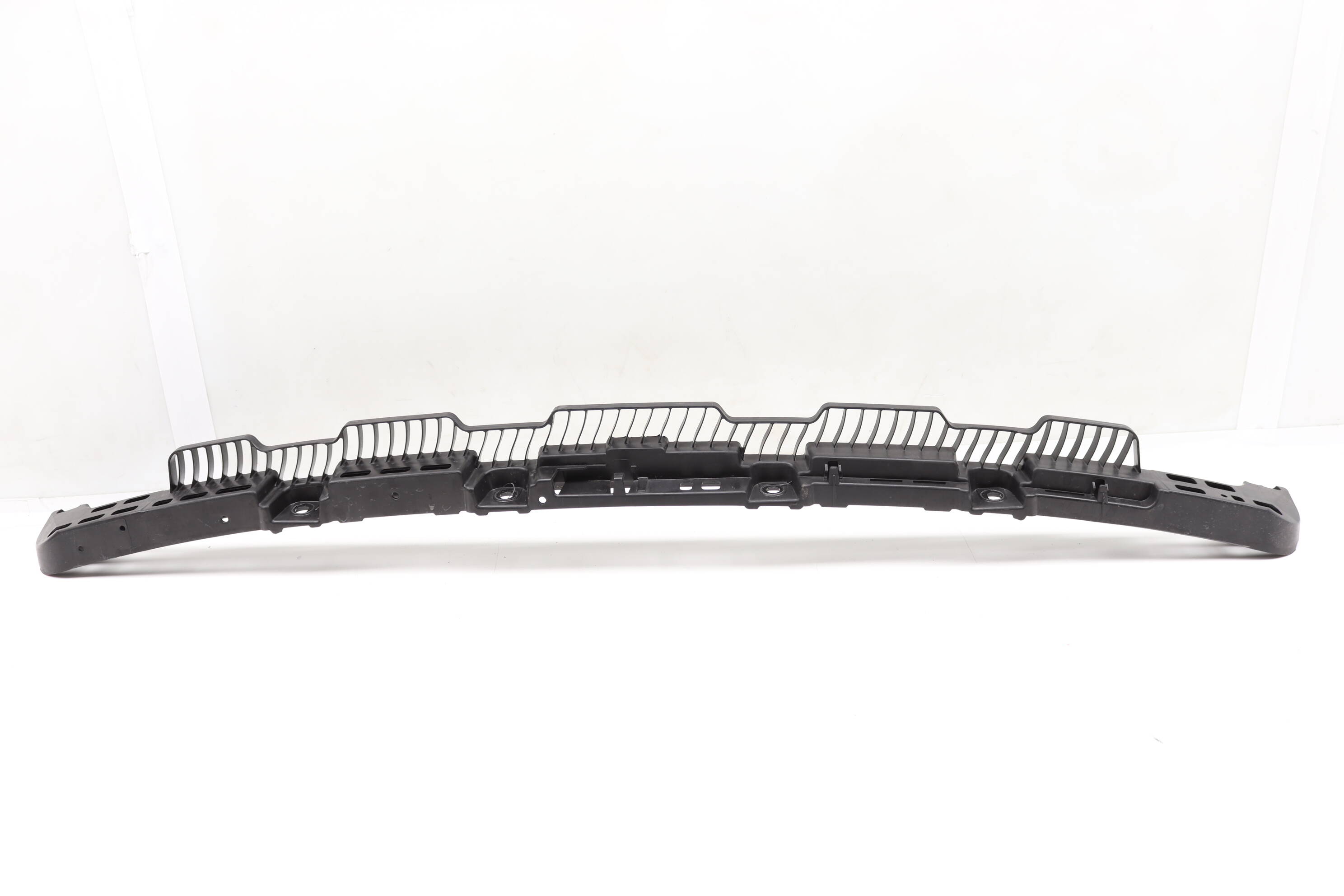 VW Rear Center Bumper Mount / Bracket 5GM807863C