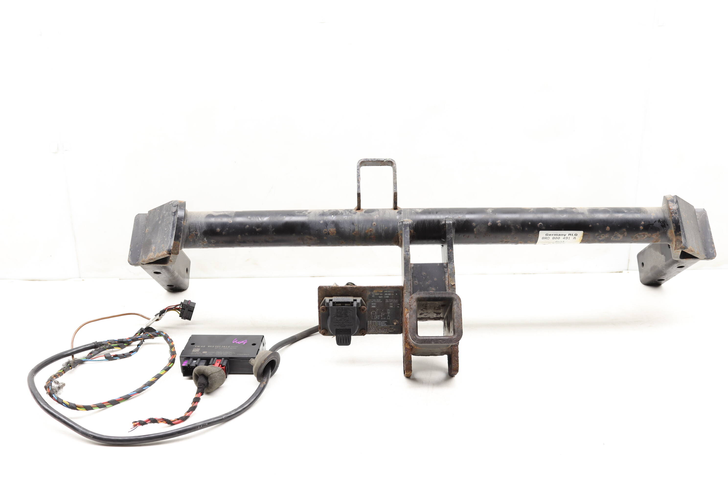 Audi Rear Tow / Trailer Hitch Assembly 8R0800491A
