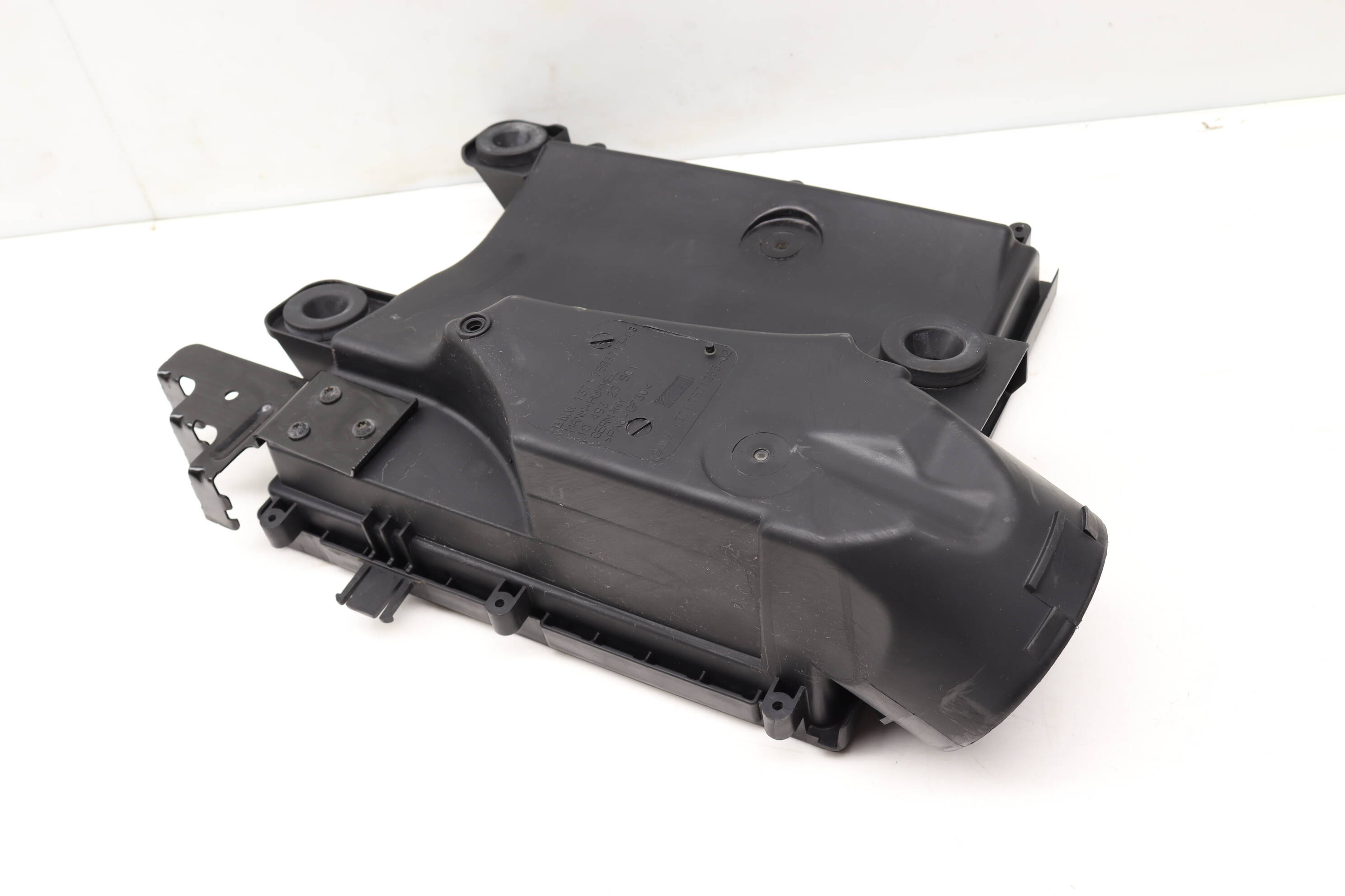 WolfAutoParts.com - ENGINE AIR FILTER HOUSING / BOX (LOWER) - BMW X5 X6 ...