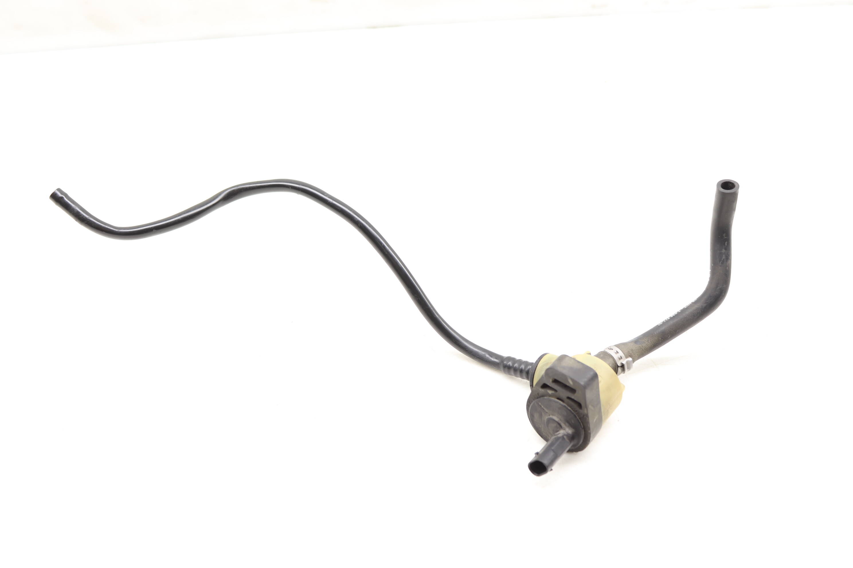 ENGINE BREATHER TUBE / LINE - AUDI A4 A5 A6 A7 A8 - 06E906506A