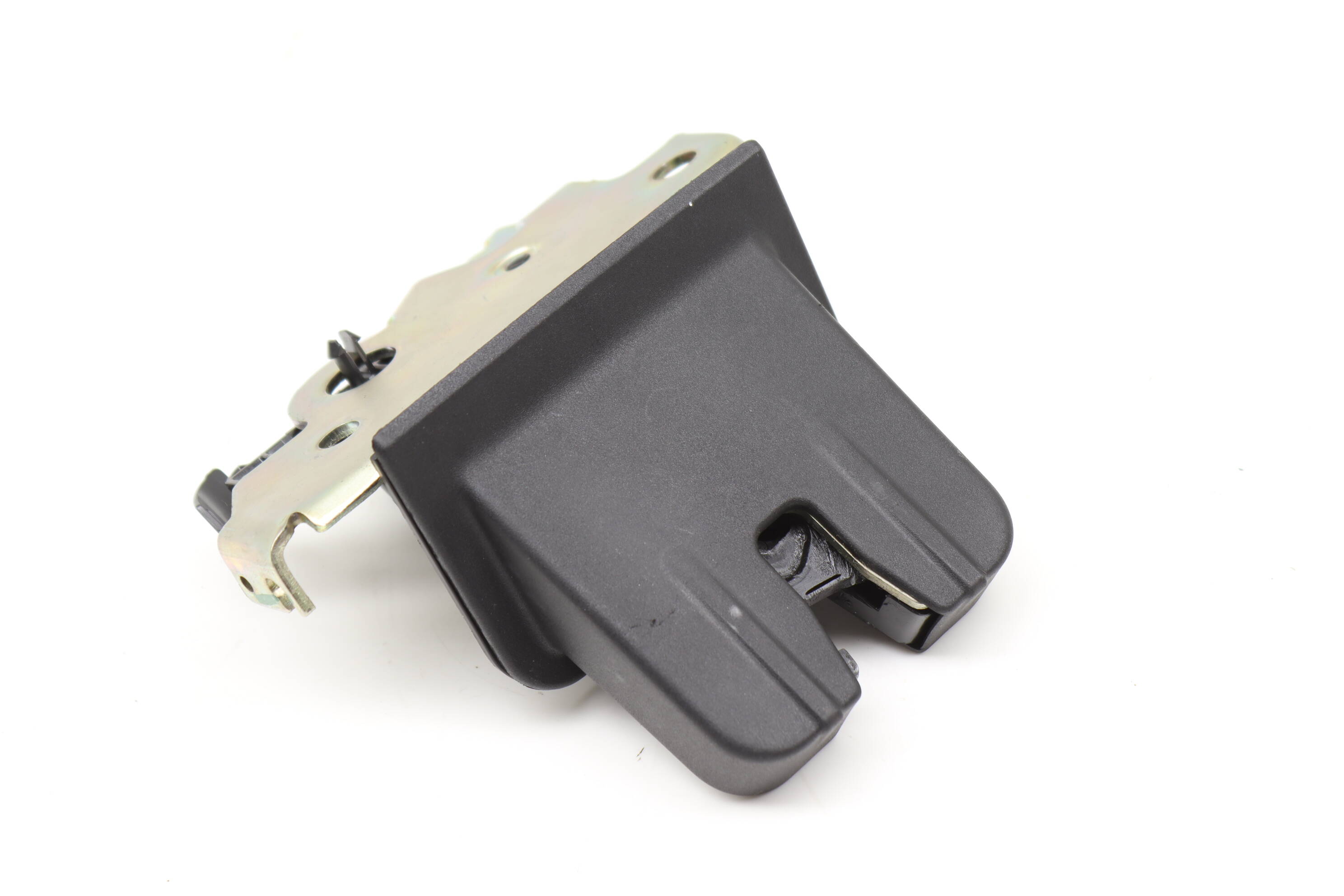 Audi Trunk Latch / Lock (S6, Q3, A6 Quattro, A6, Q8) 81A827506