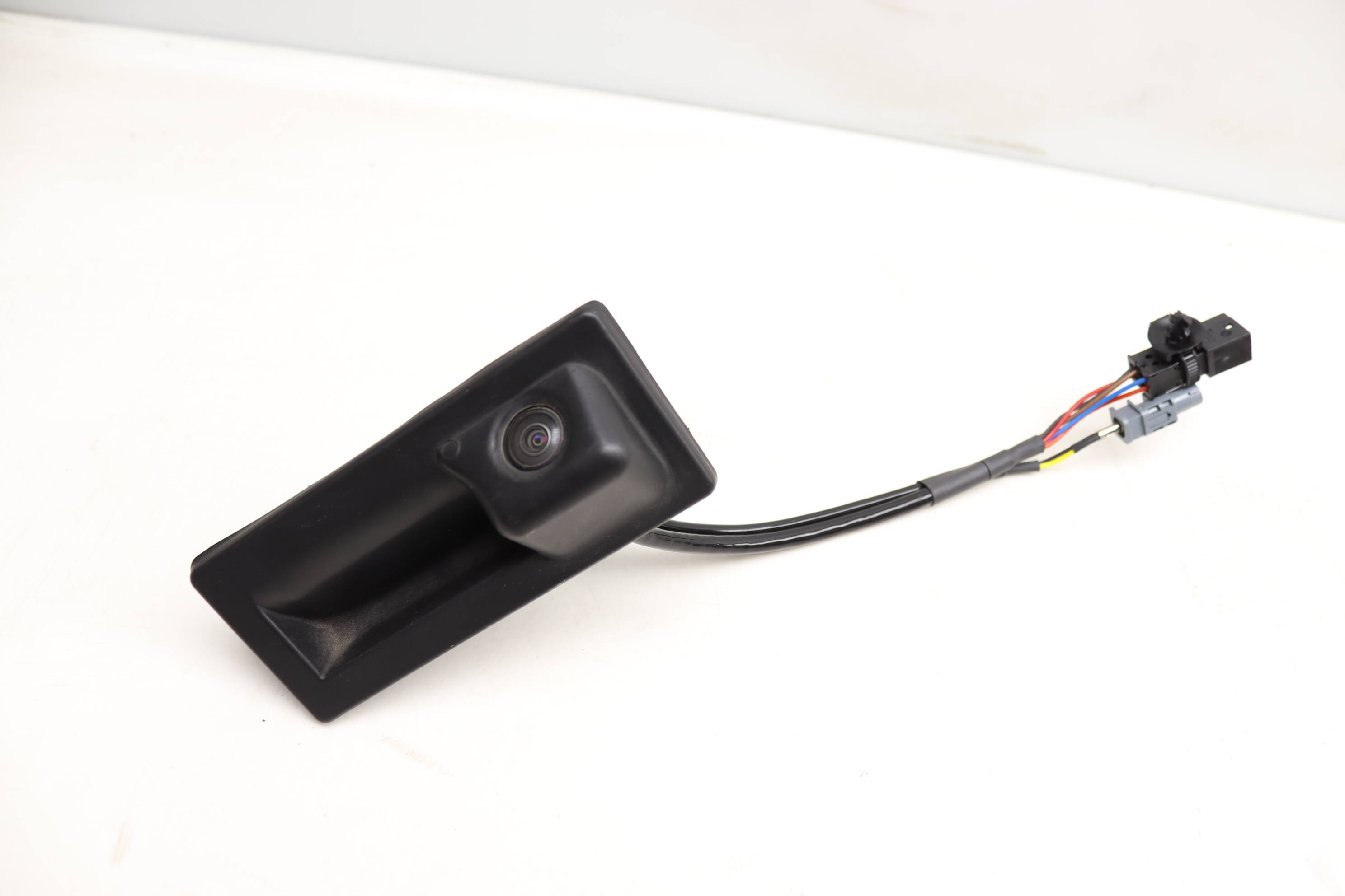 WolfAutoParts.com - TRUNK RELEASE HANDLE W/ BACKUP CAMERA - VW ATLAS ...