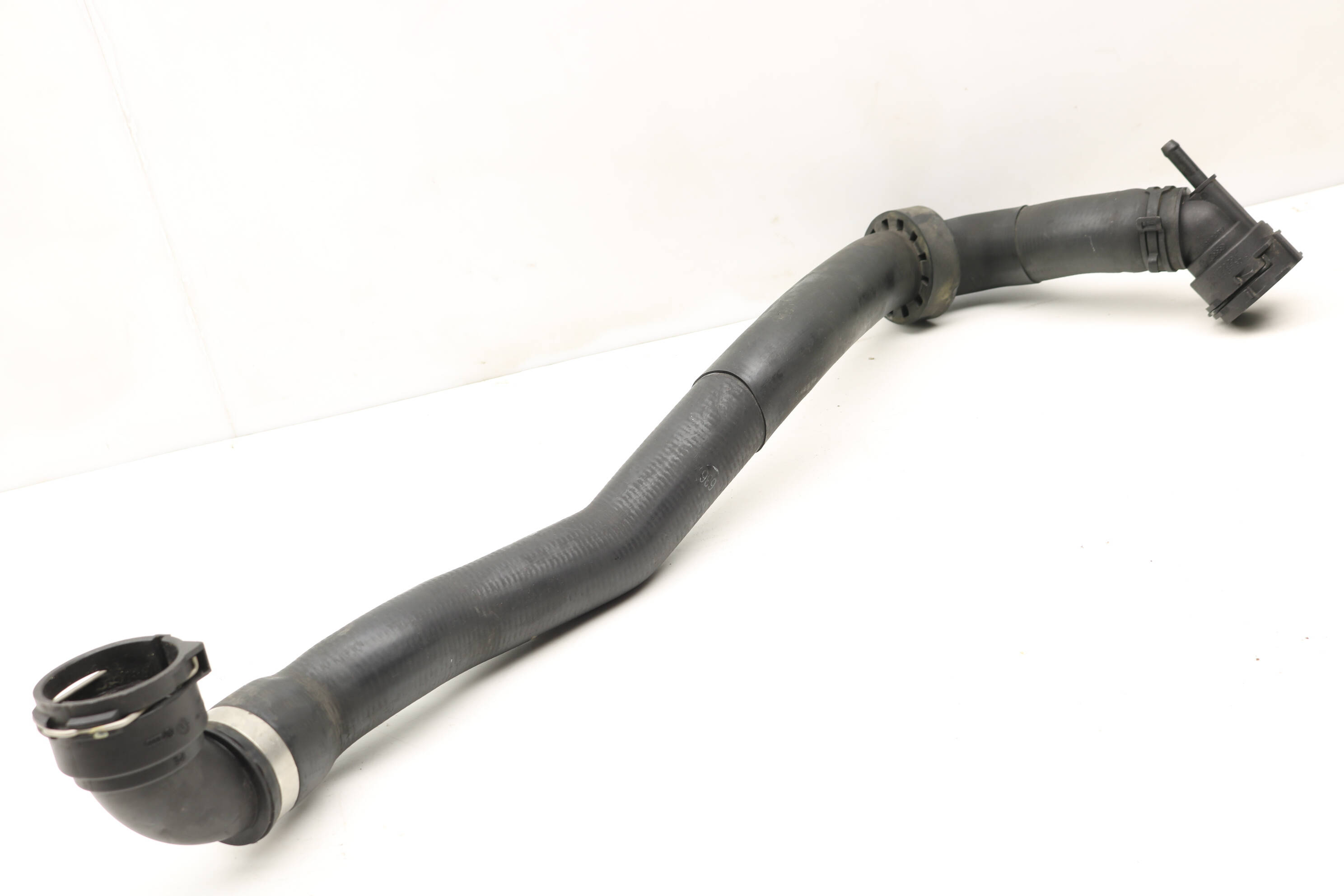 LOWER RADIATOR COOLANT HOSE / LINE - VW TIGUAN - 5N0121051F