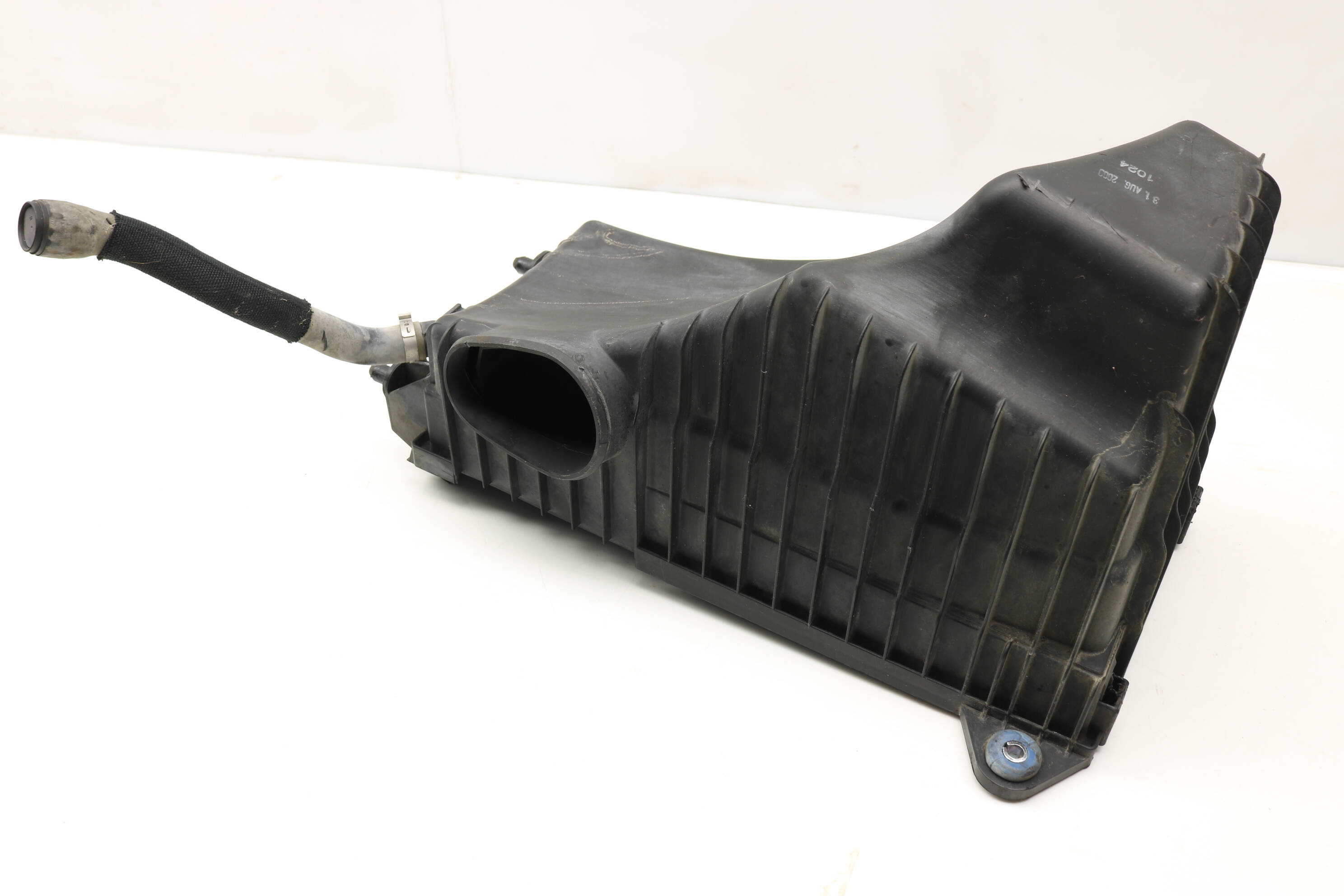 ENGINE AIR FILTER BOX / HOUSING - LOWER - AUDI Q7 VW TOUAREG