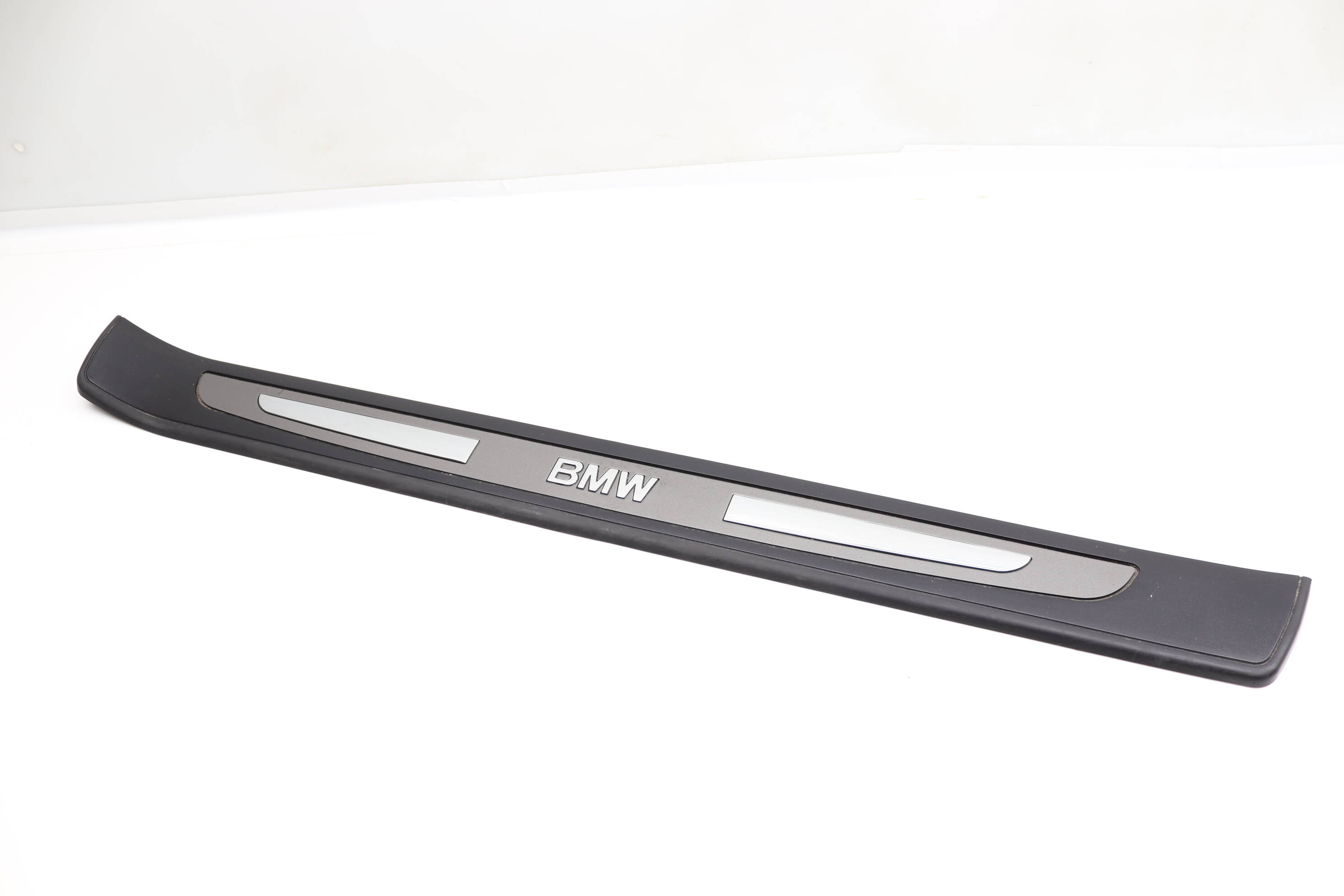 BMW Front Right Door Sill / Scuff Panel 51477051872