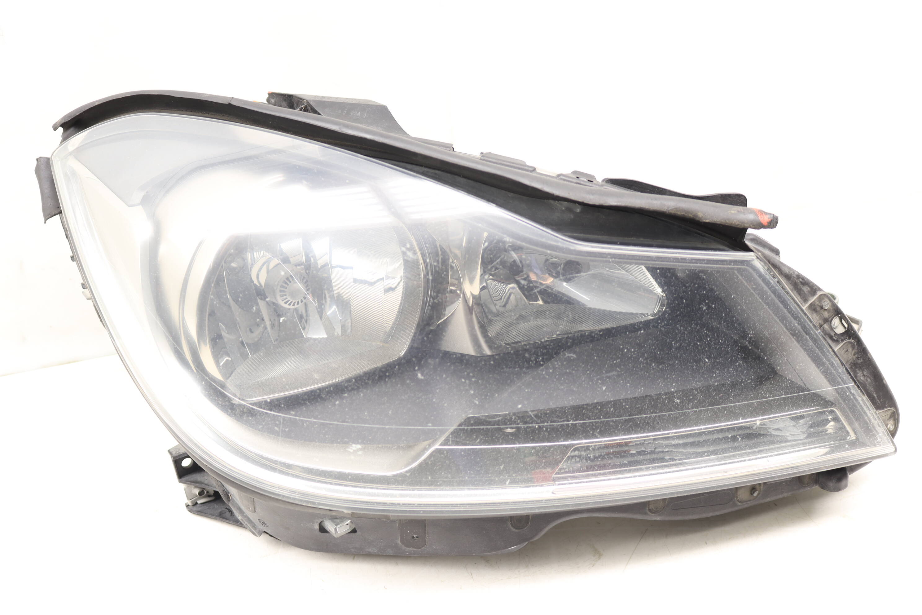 Mercedes-Benz Right Halogen Headlight / Headlamp 2048200039