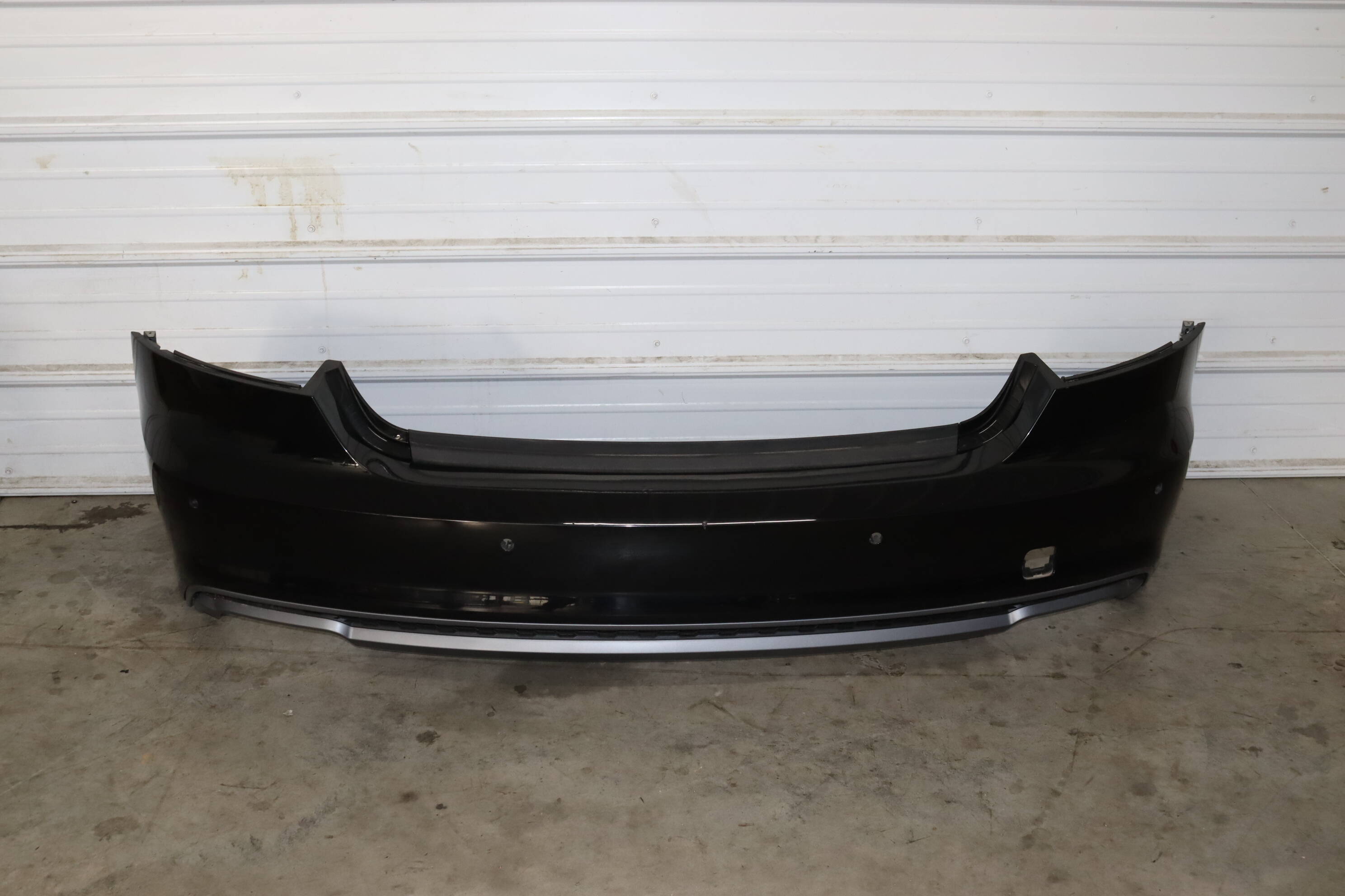 REAR - S-LINE BUMPER VALANCE TRIM / GRILLE - AUDI A7 - 4G8807833