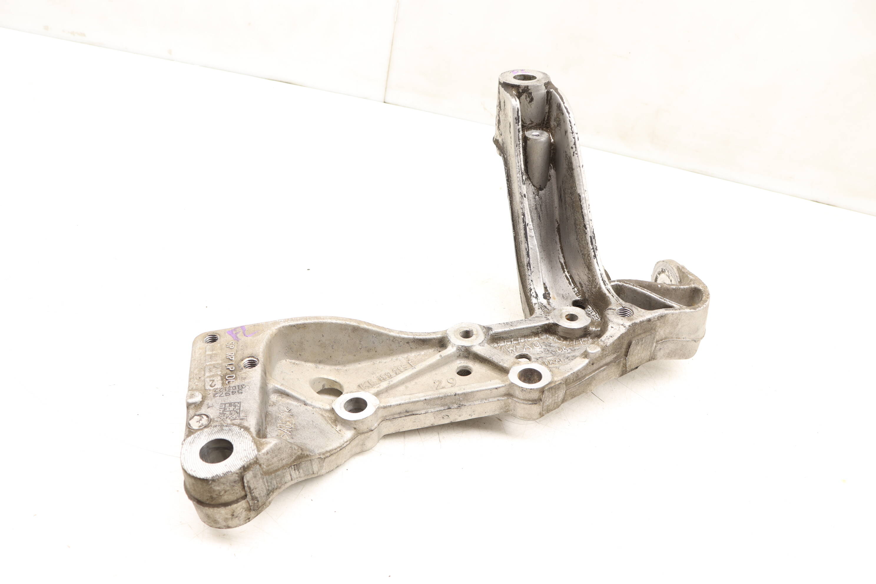 VW Left Subframe / Sub Frame Mount Bracket 1K0199295E