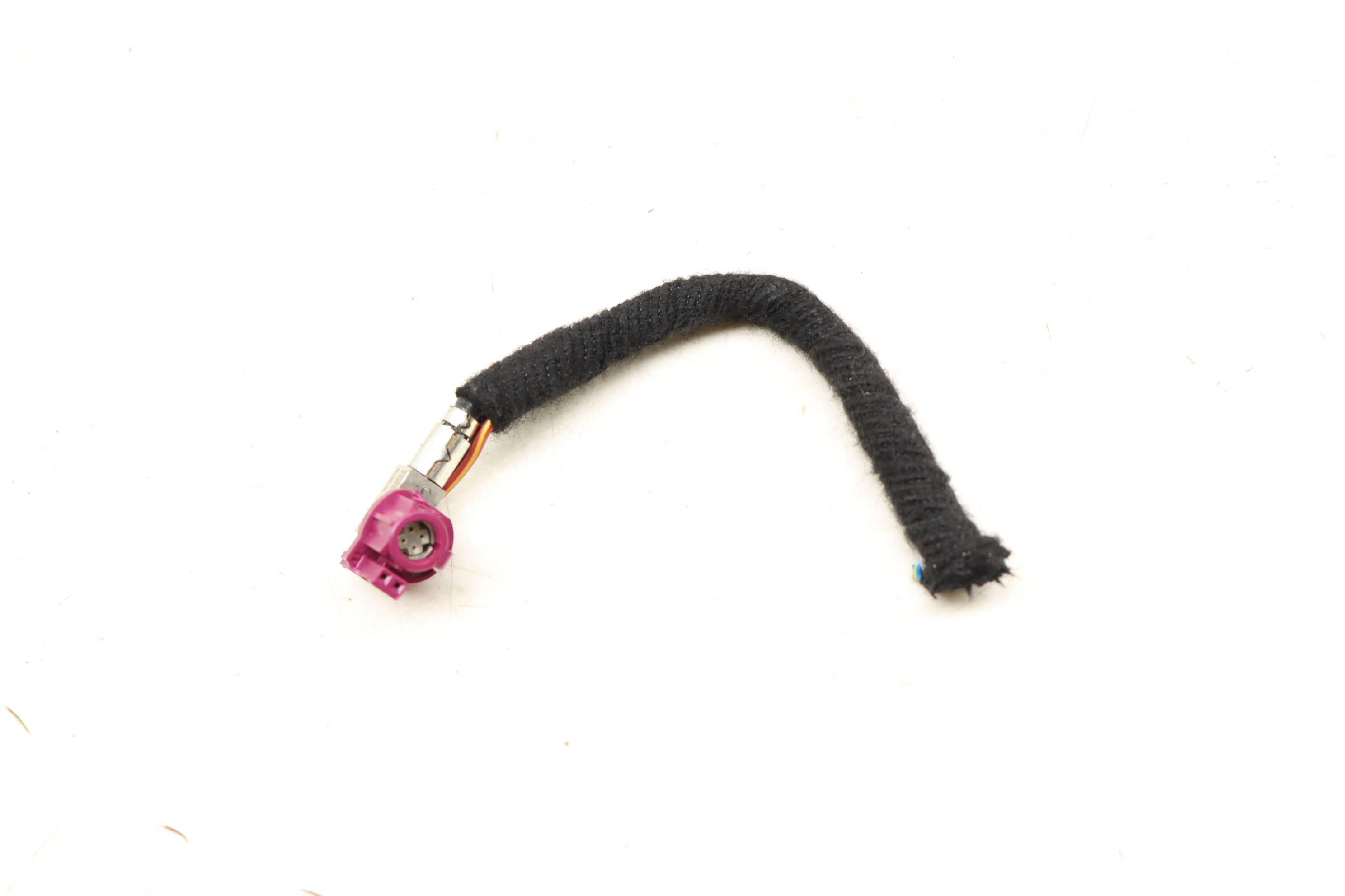 BMW Display Screen / Monitor Wiring Connector / Pigtail (i3, i3s)