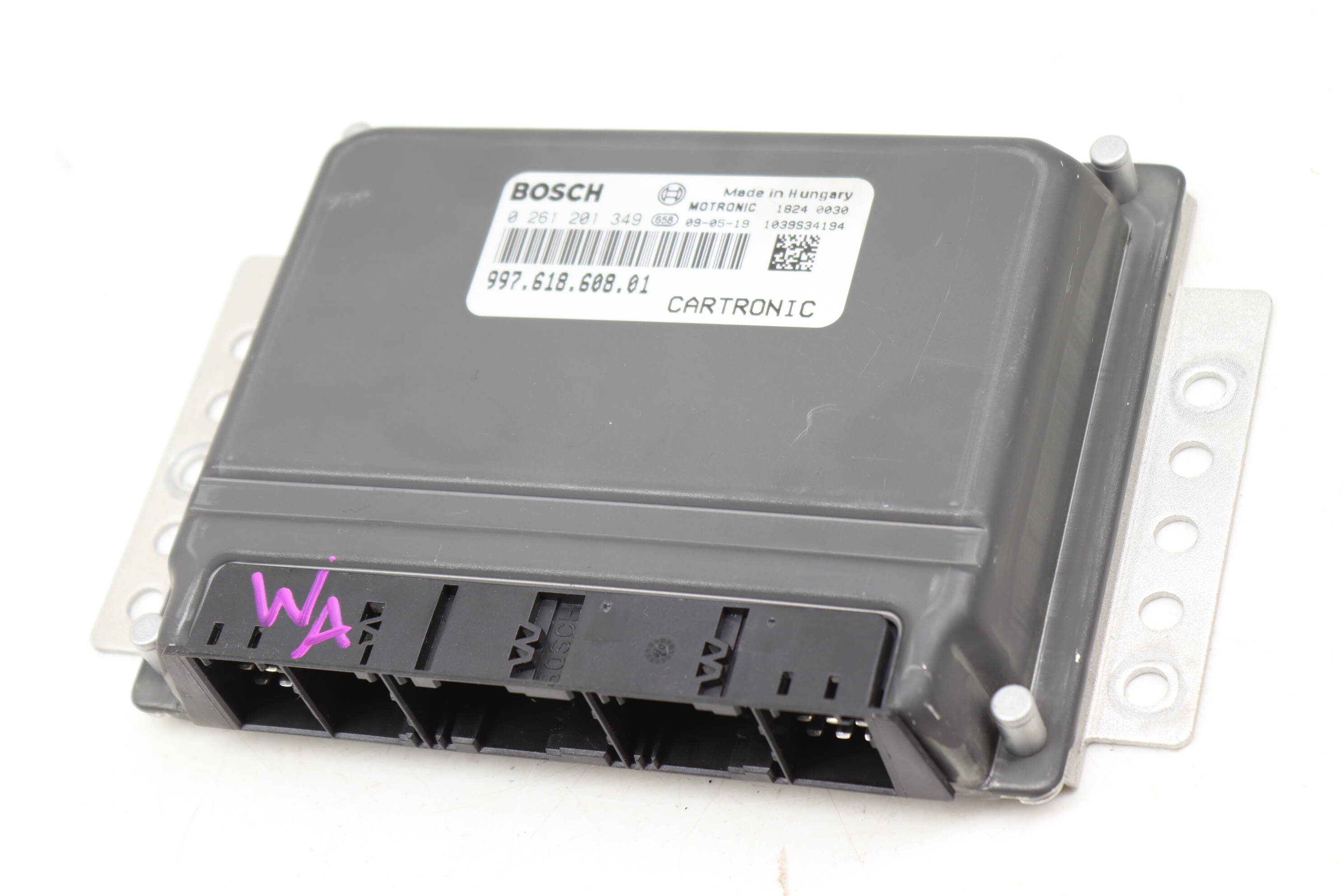 Porsche Ecu / Dme Engine Control Module 99761860801