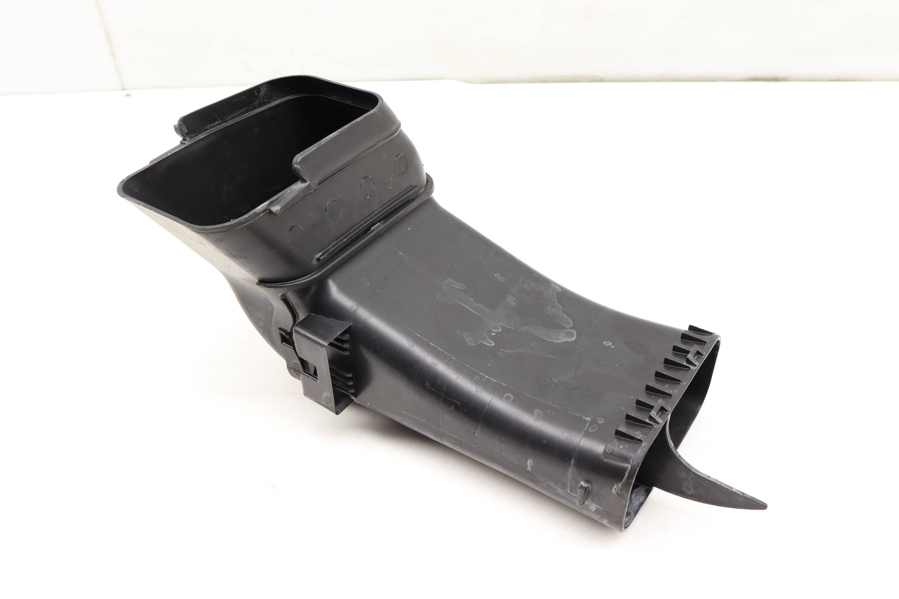 ENGINE AIR INTAKE DUCT - BMW 228I XDRIVE 320I XDRIVE 328D XDRIVE