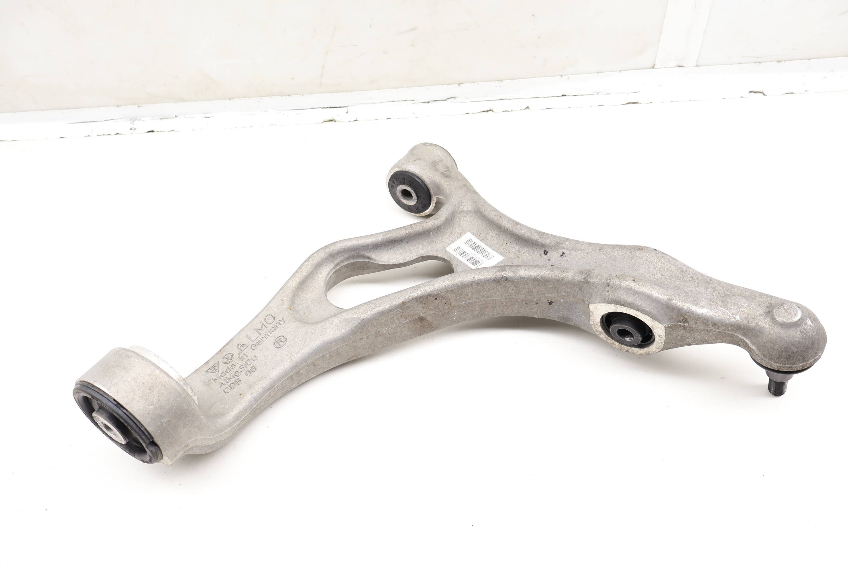 VW Right Front Lower Control Arm (Touareg) 7P0407152E