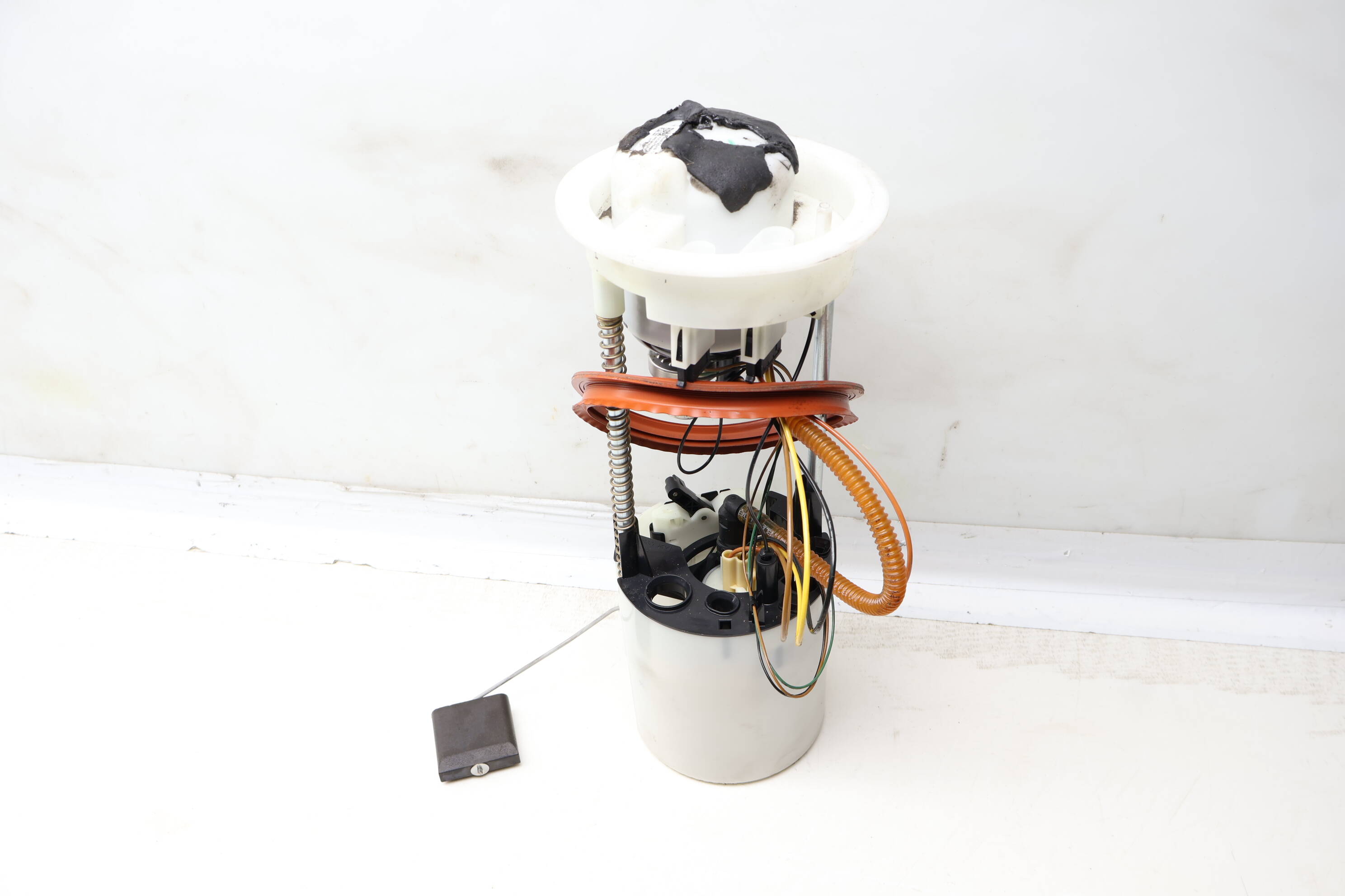 Audi In-Tank Fuel Pump Assembly (SQ5, Q5) 8R0919051H