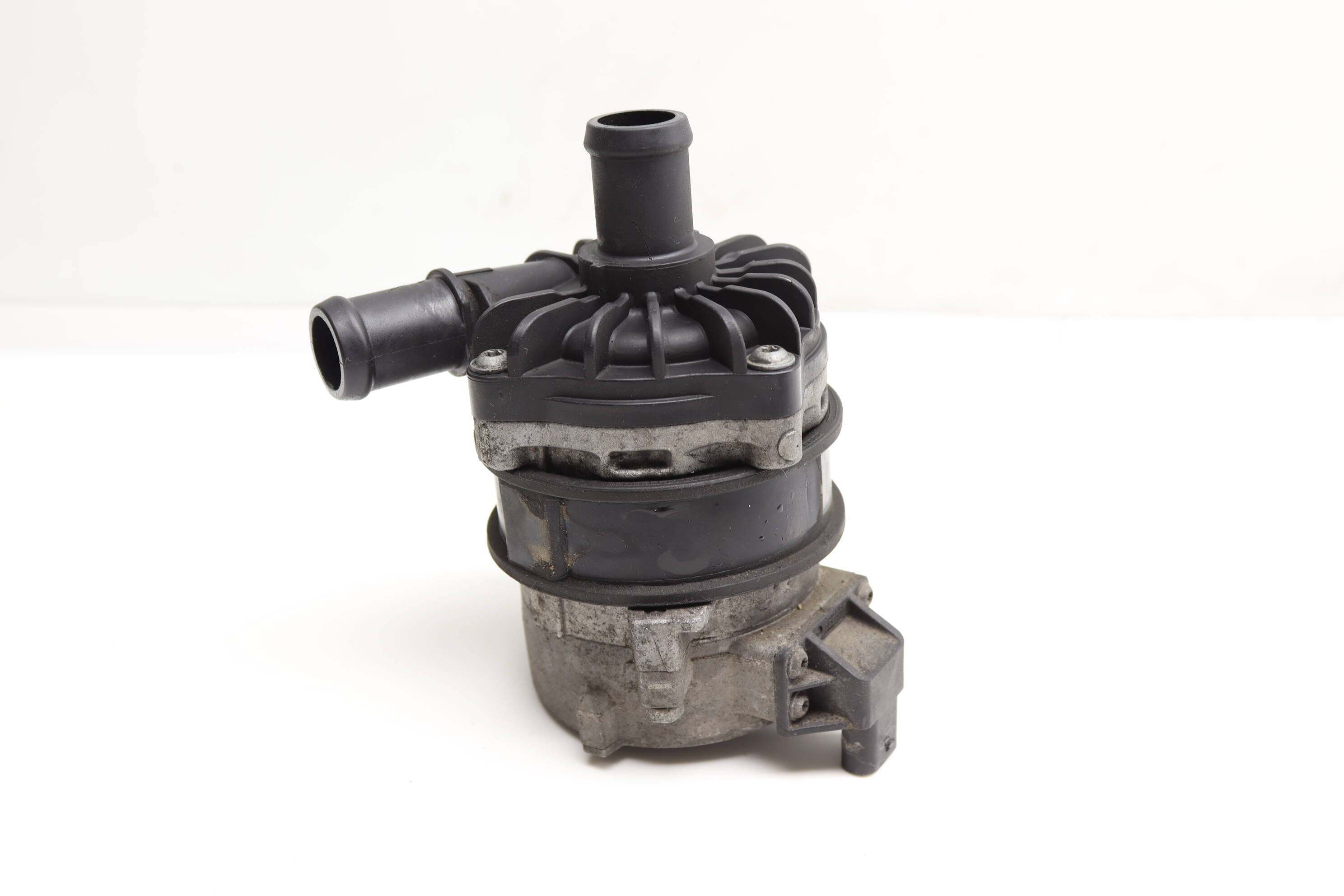 Audi Auxiliary Coolant / Water Pump 8K0965567B
