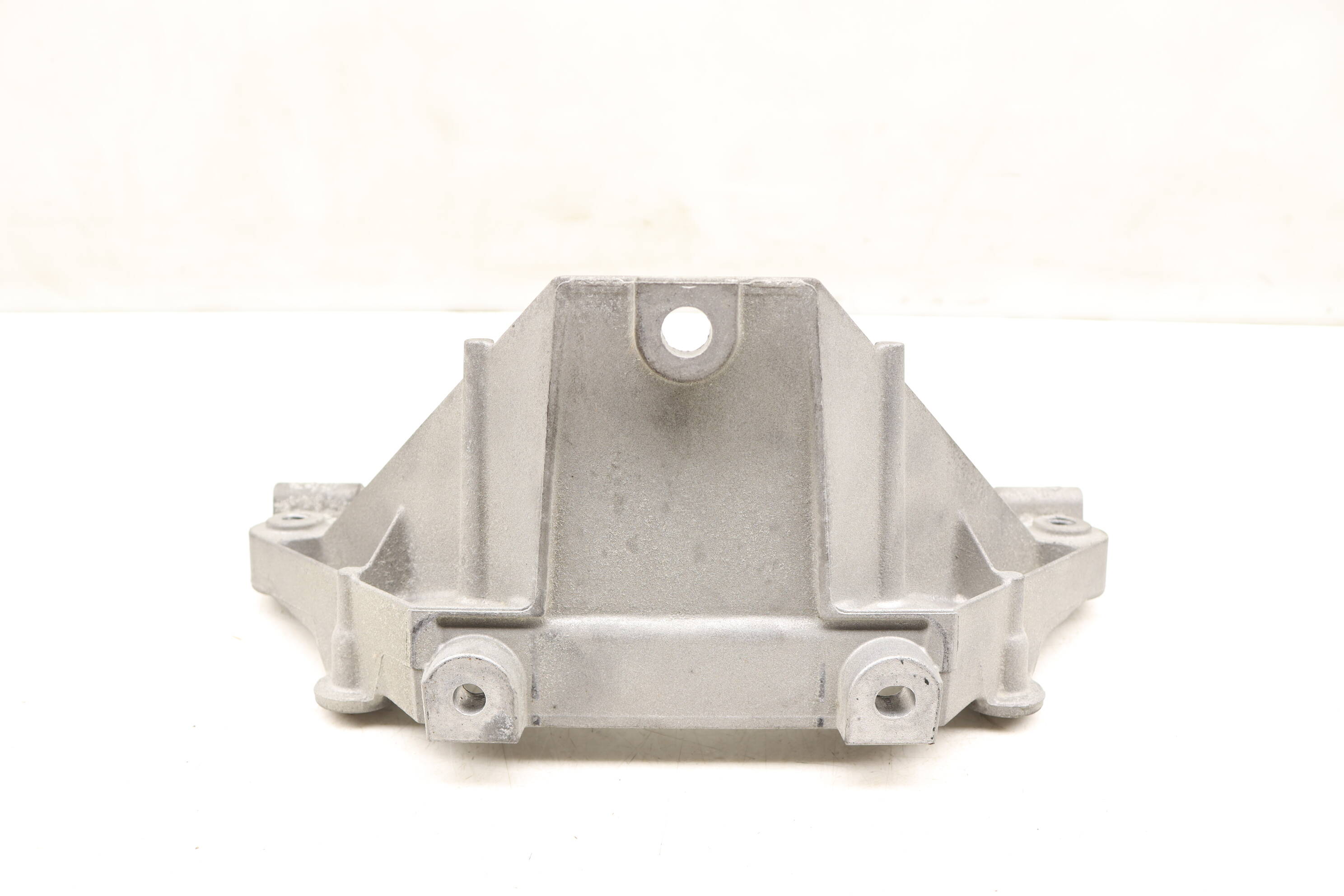 BMW Center Engine Firewall Bracket (X5, X6) 51717137238