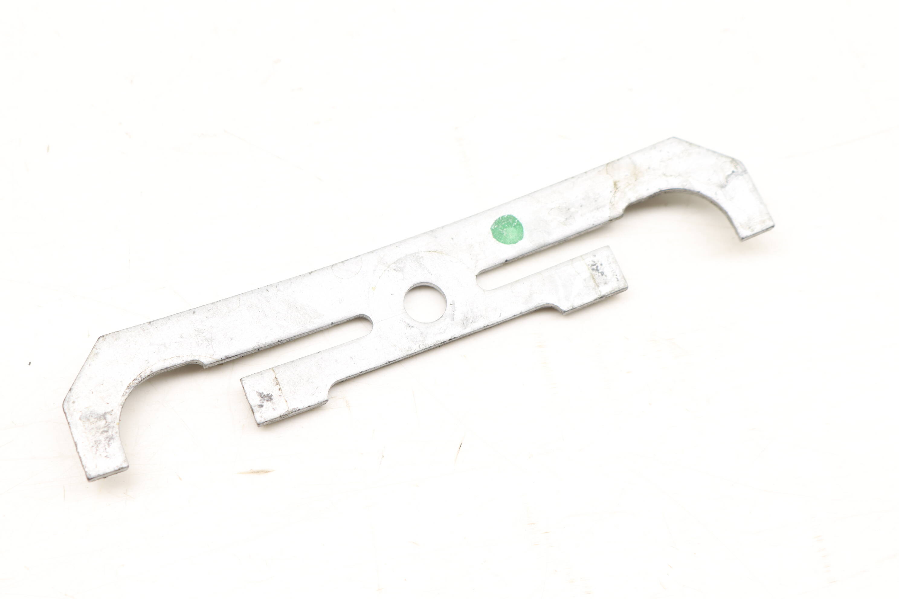 FUEL INJECTOR BRACKET - BMW 1 SERIES M 135I 335I XDRIVE 335IS 335XI