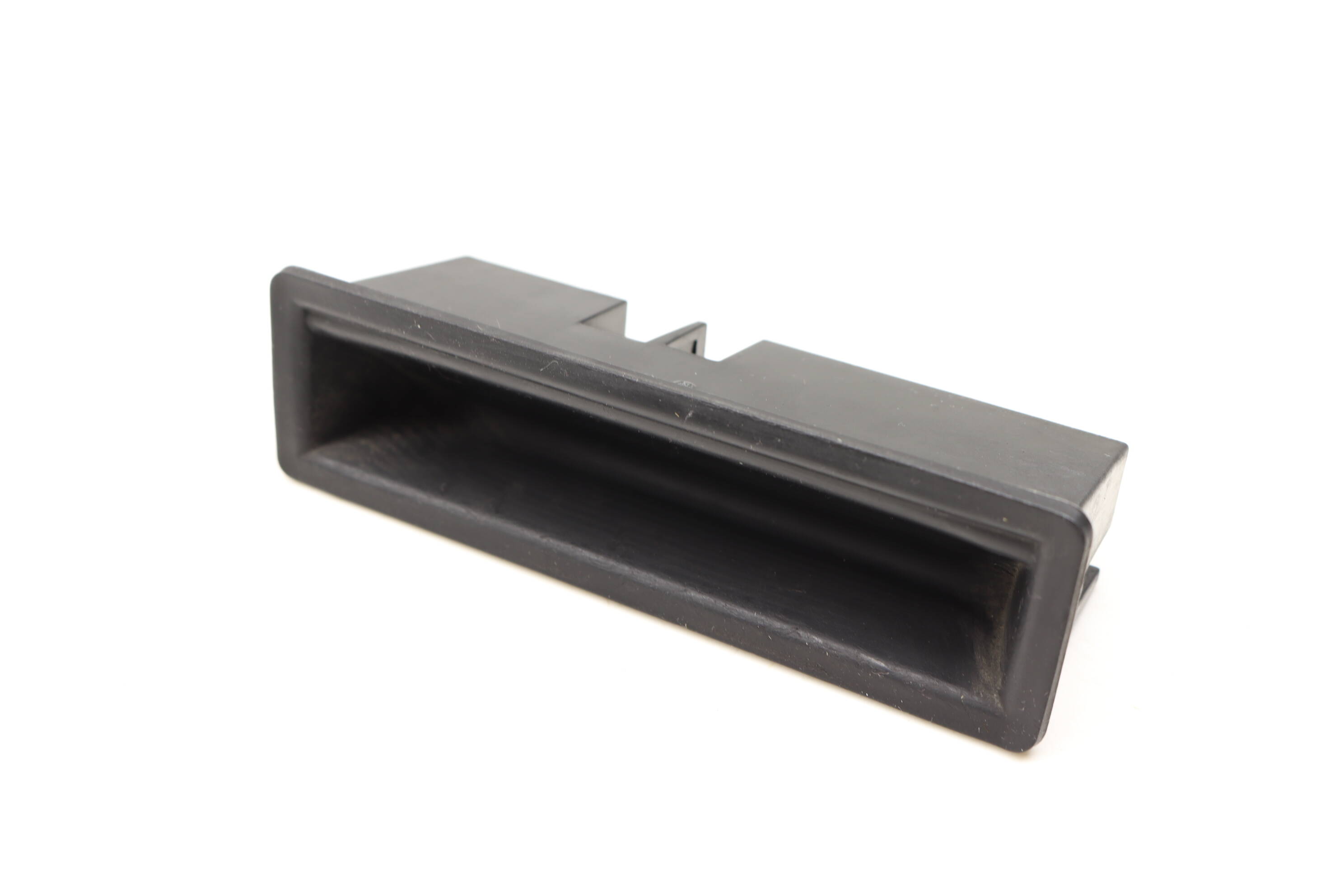 Audi Trunk Handle (Q7, A6, A3, A6 Quattro, A3 Quattro) 8P4827574