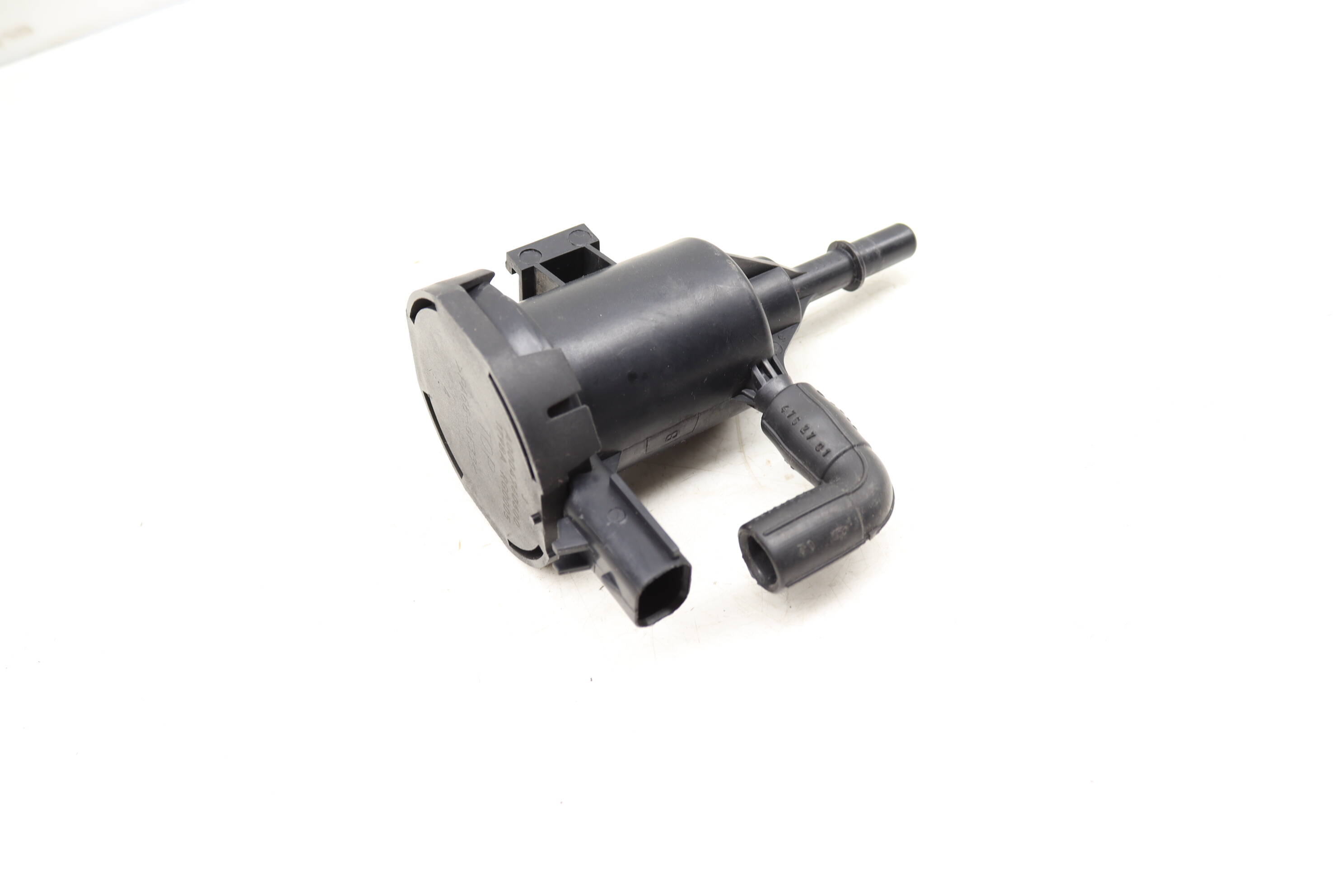 Mercedes-Benz Charcoal Fuel Vapor Canister Valve 0004760600